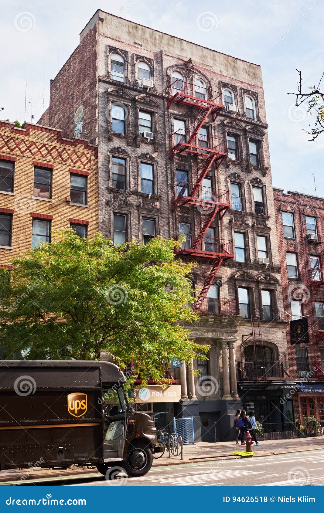 Edificio Di New York Con Le Scale Del Fuoco Fotografia Stock Editoriale ...