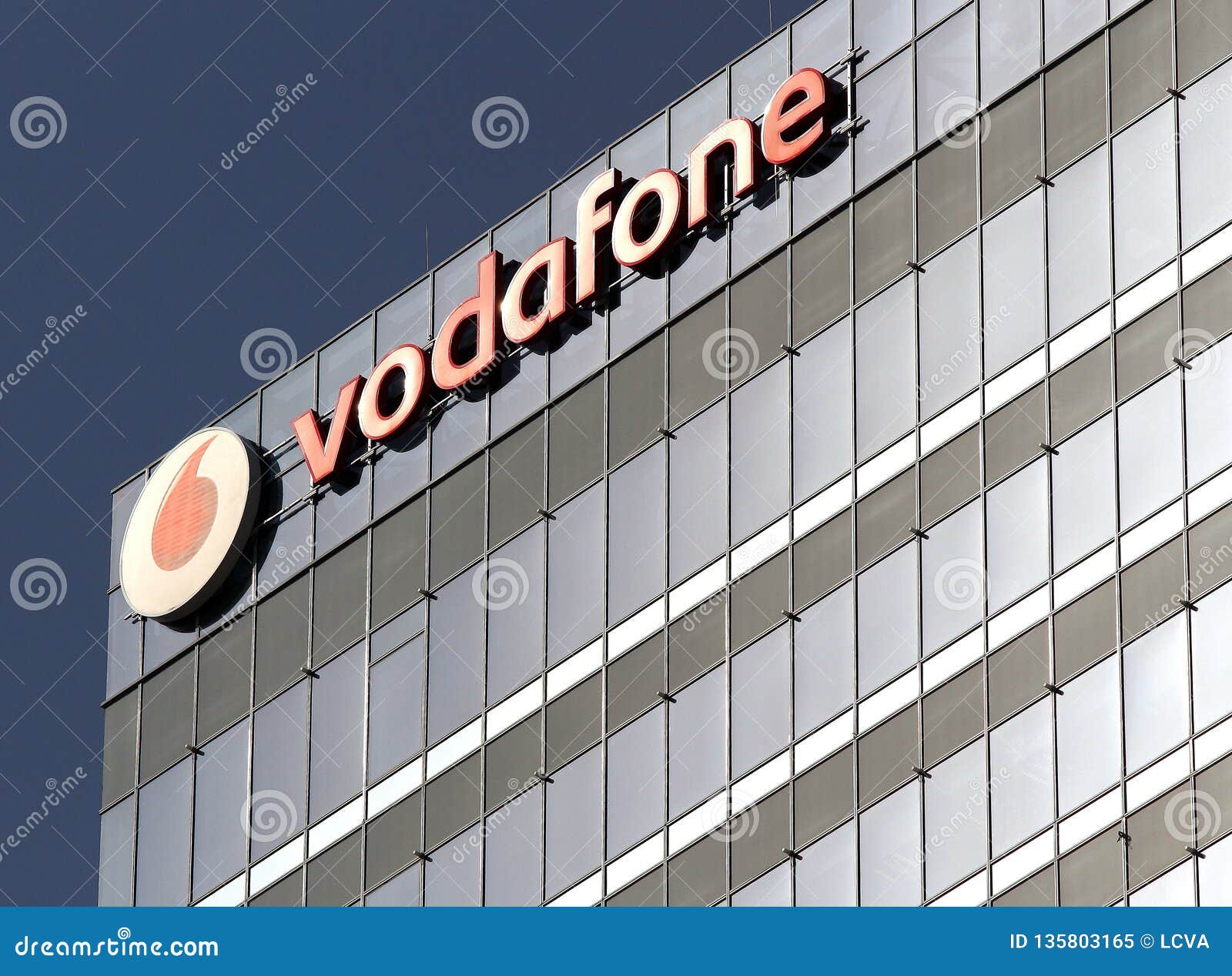 Edificio Di Oracle, a Bucarest, La Romania Immagine Editoriale ...