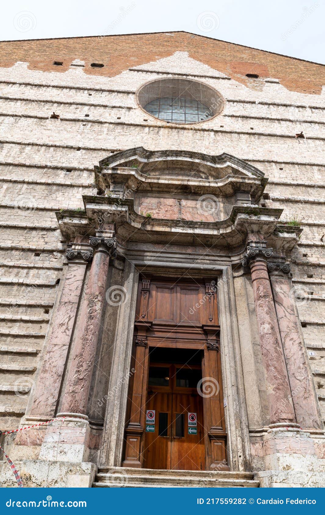 Edificio En Plaza De Danti En El Centro De Perugia Fotografía editorial ...