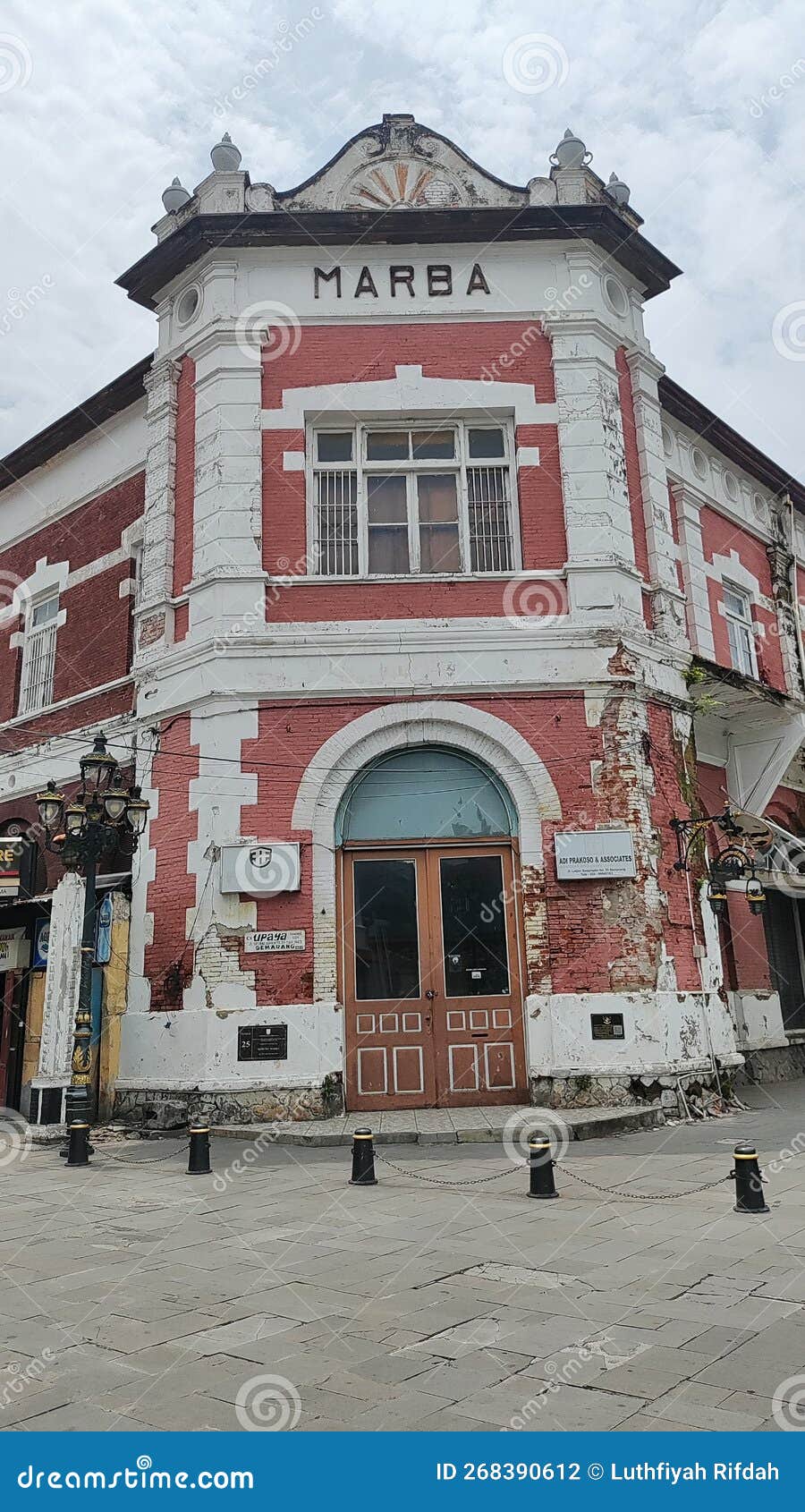 Edificio Marba En La Antigua Ciudad De Semarang Indonesia Fotografía ...