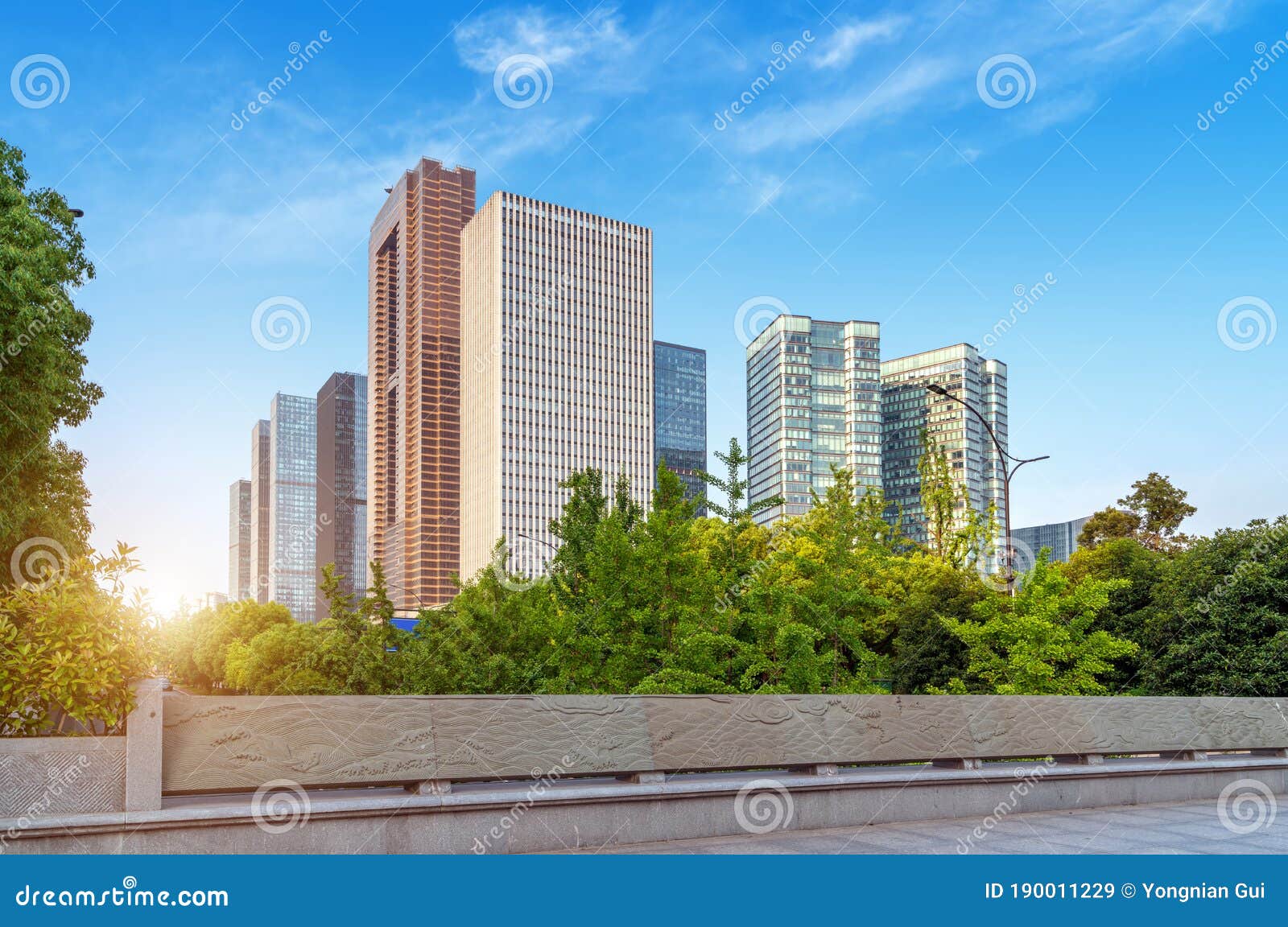 Edificio Moderno De Hangzhou Imagen de archivo - Imagen de contexto ...