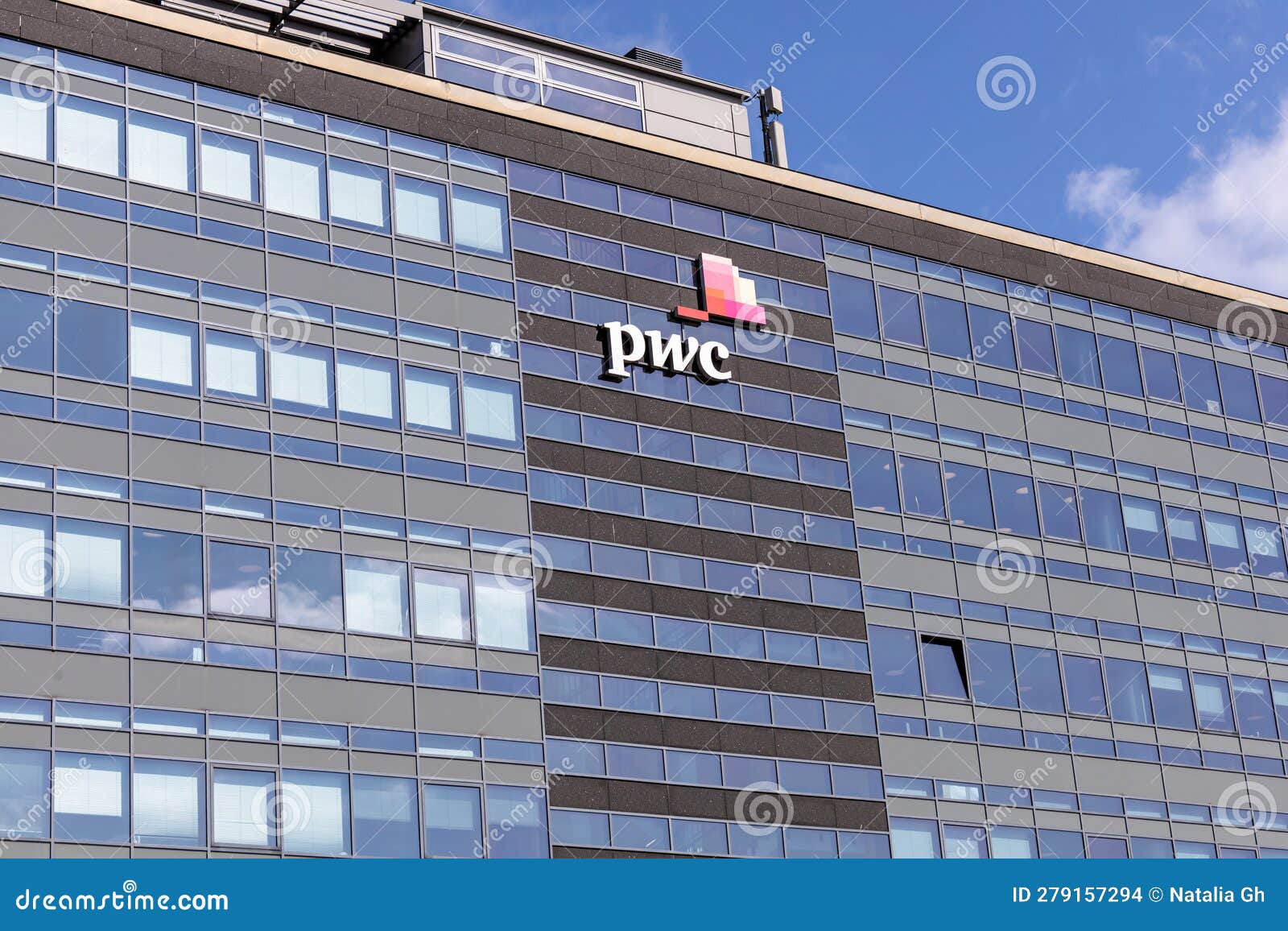 Edificio Moderno De Oficinas De Pwc En Copenhagen Denmark. Imagen de ...