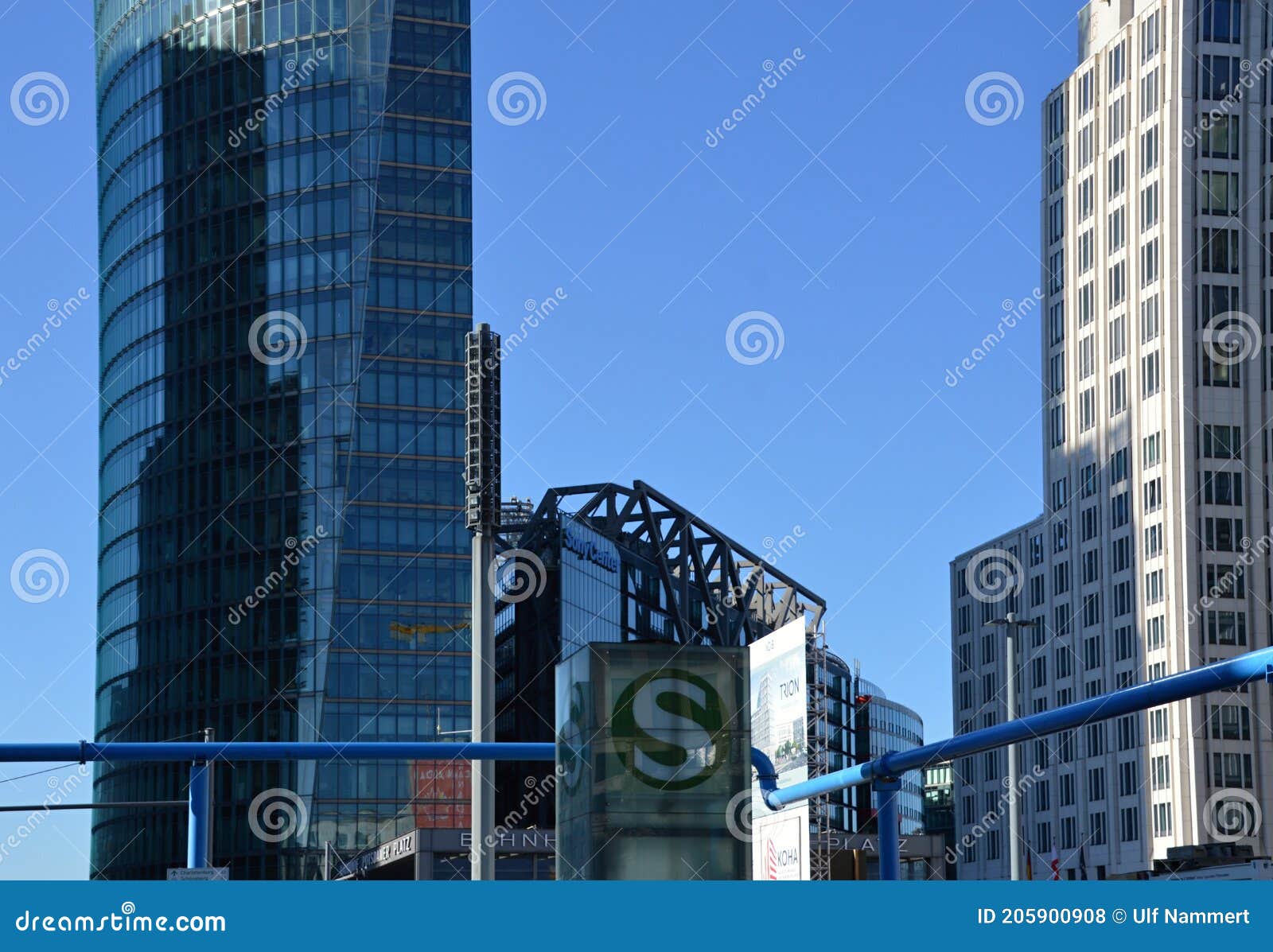 Edificio Moderno En El Barrio De Mitte Berlin Foto de archivo editorial - Imagen de capital ...