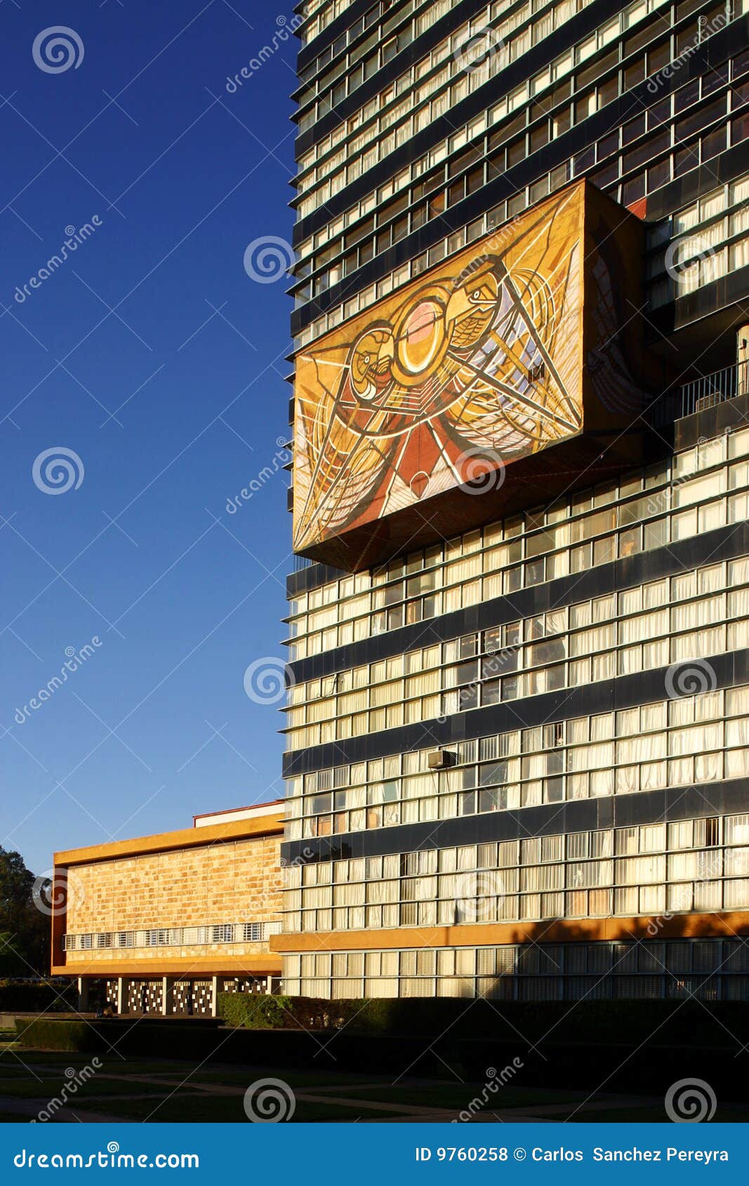 Edificio principal en UNAM foto de archivo editorial. Imagen de caribe ...
