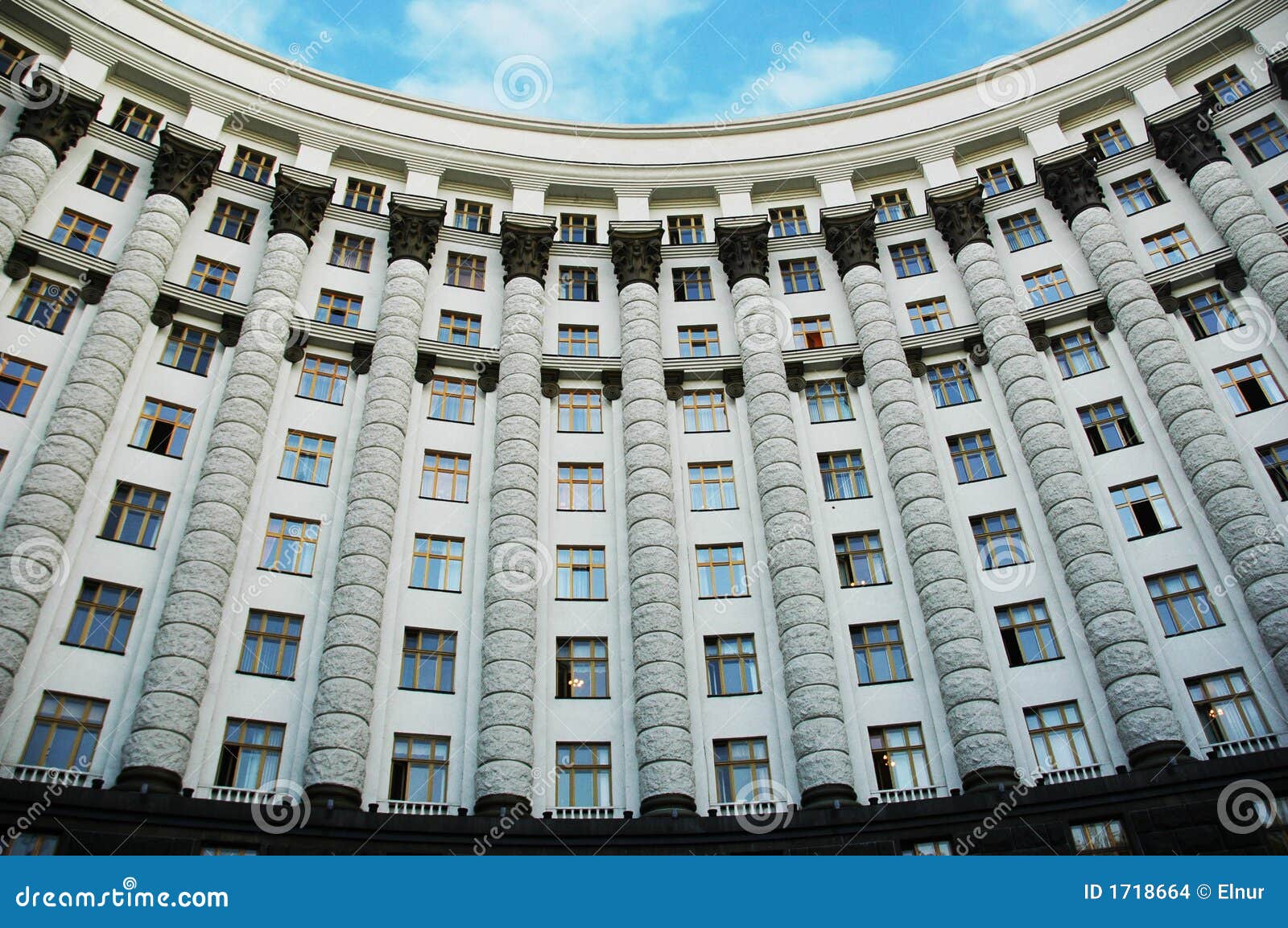 Edificio redondo foto de archivo. Imagen de profesional - 1718664