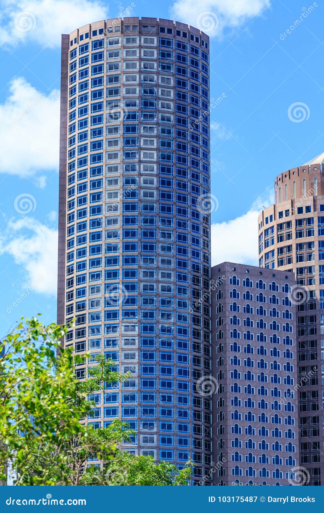 Edificio Redondo Moderno En Boston Imagen de archivo - Imagen de torre ...