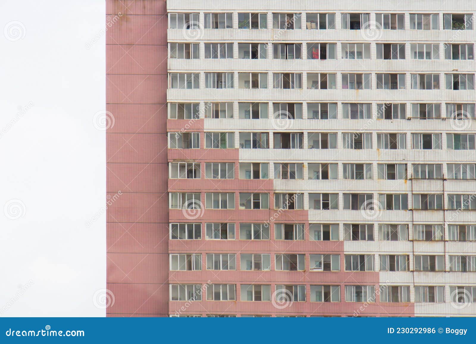 Edificio Residencial De Pyongyang, Corea Del Norte Foto editorial ...