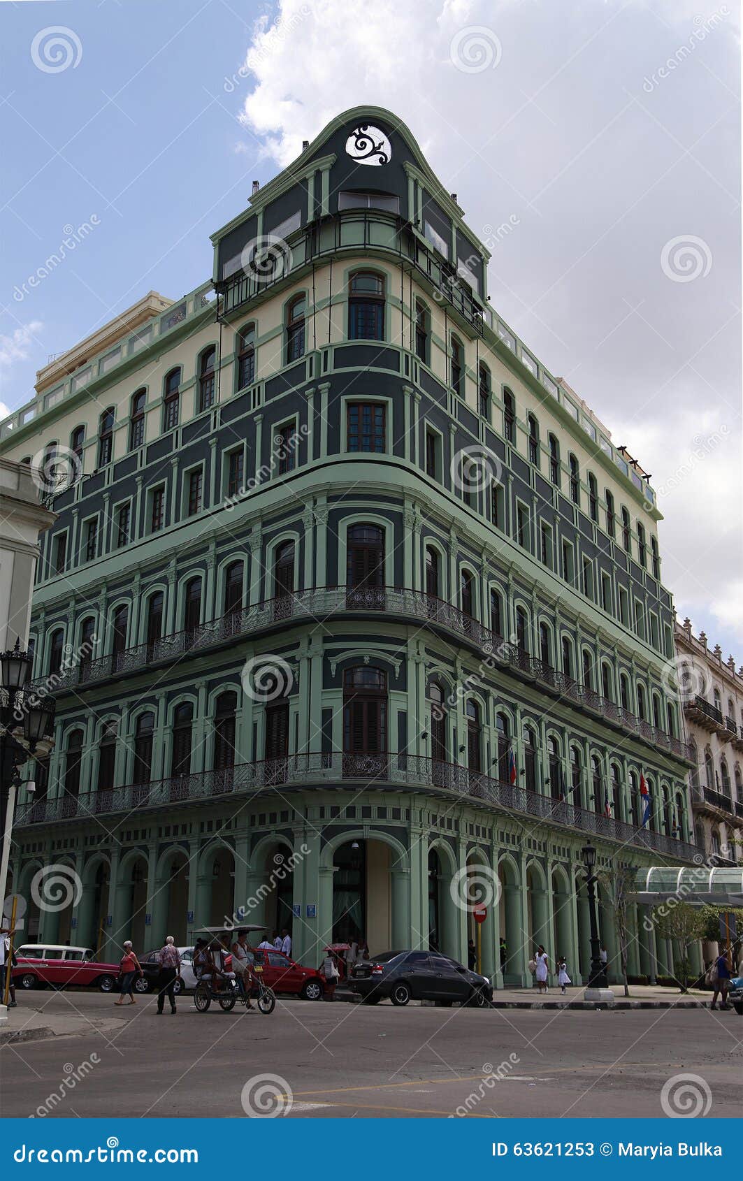 Edificio Restaurado En La Habana Vieja Imagen de archivo - Imagen de ...