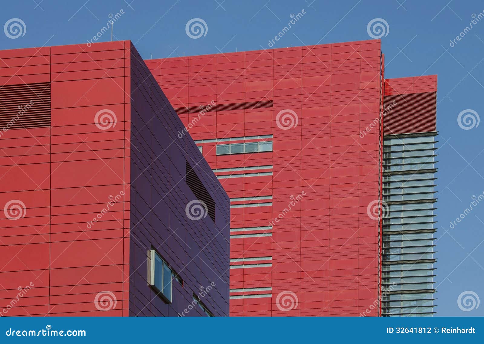 Edificio rojo del negocio fotografía editorial. Imagen de fashionable ...