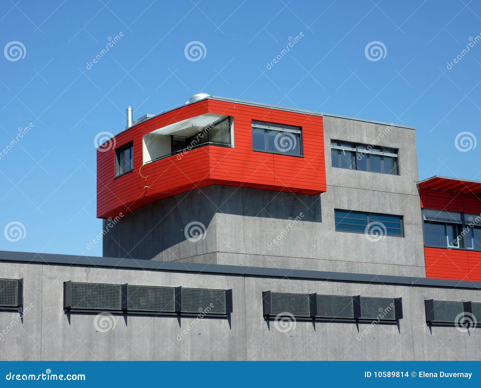 Edificio rojo y gris foto de archivo. Imagen de casero - 10589814