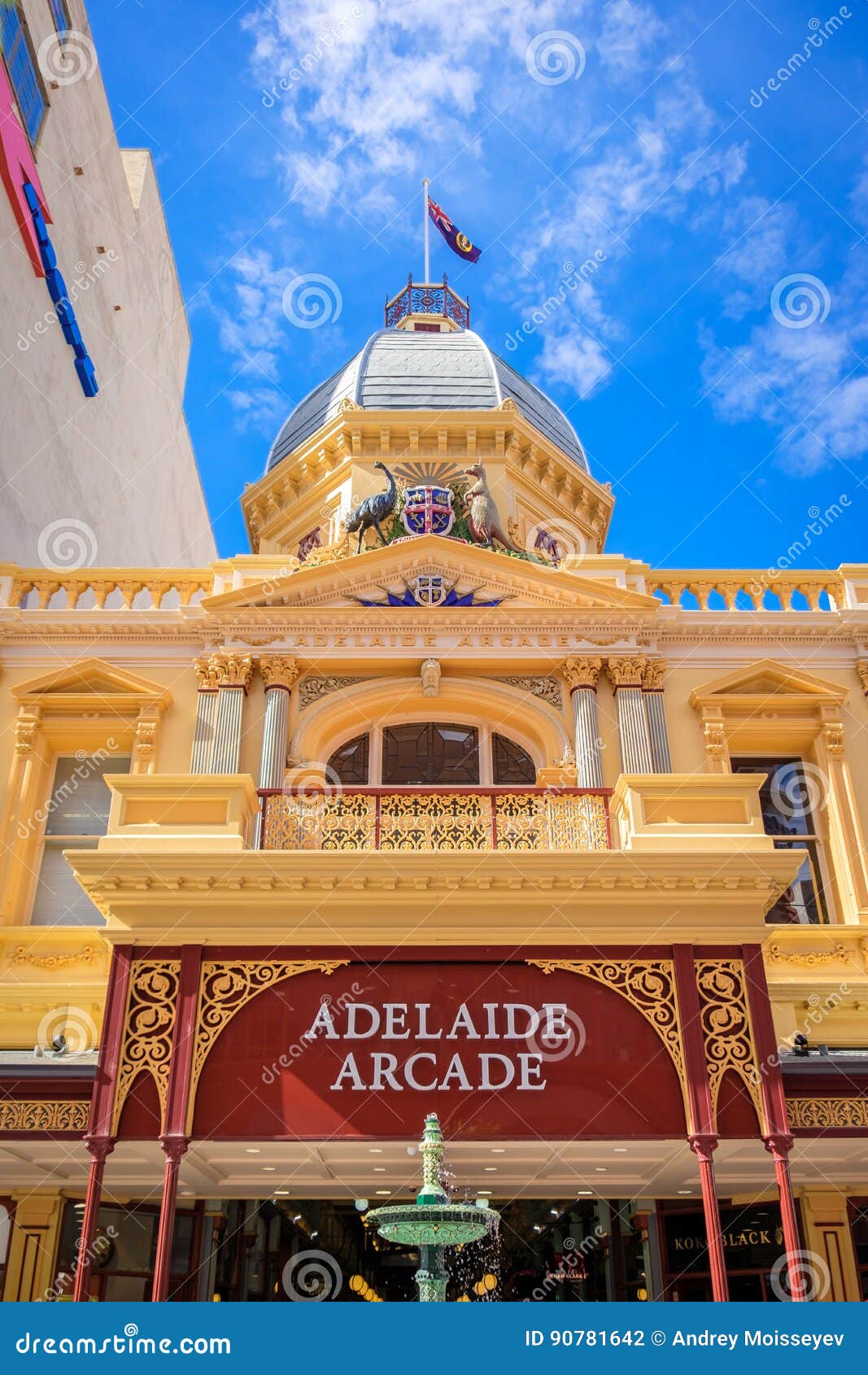 Edificio Y Fuente De Adelaide Arcade Fotografía editorial - Imagen de ...