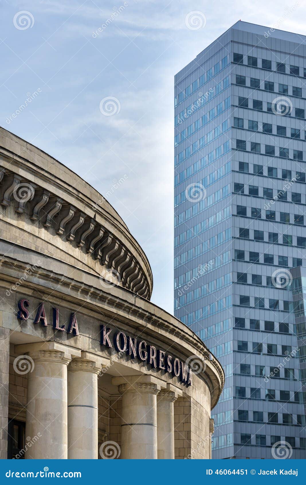 Edificio Y Palacio Modernos De La Cultura En Varsovia Imagen de archivo ...