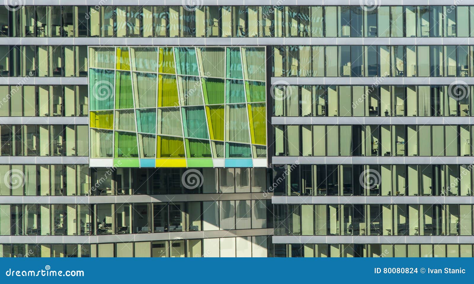 Edificios abstractos 2 foto de archivo. Imagen de geométrico - 80080824