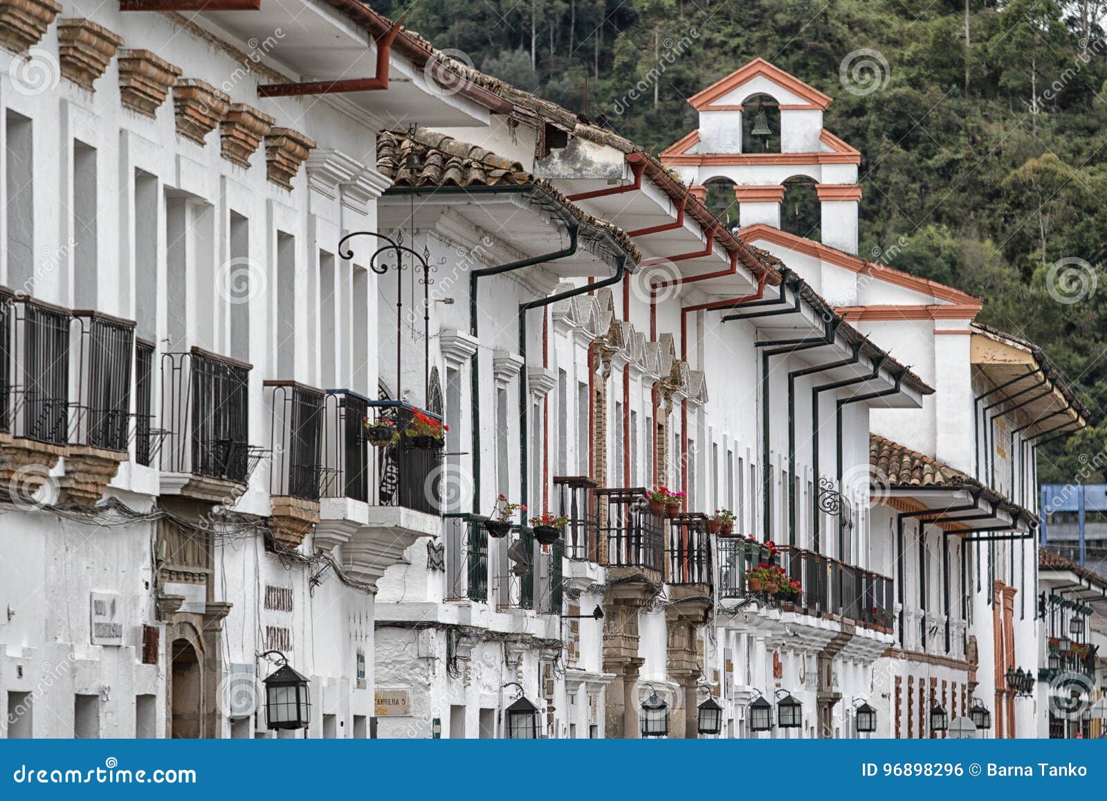 Edificios Coloniales Blancos En Popayan, Colombia Foto editorial ...