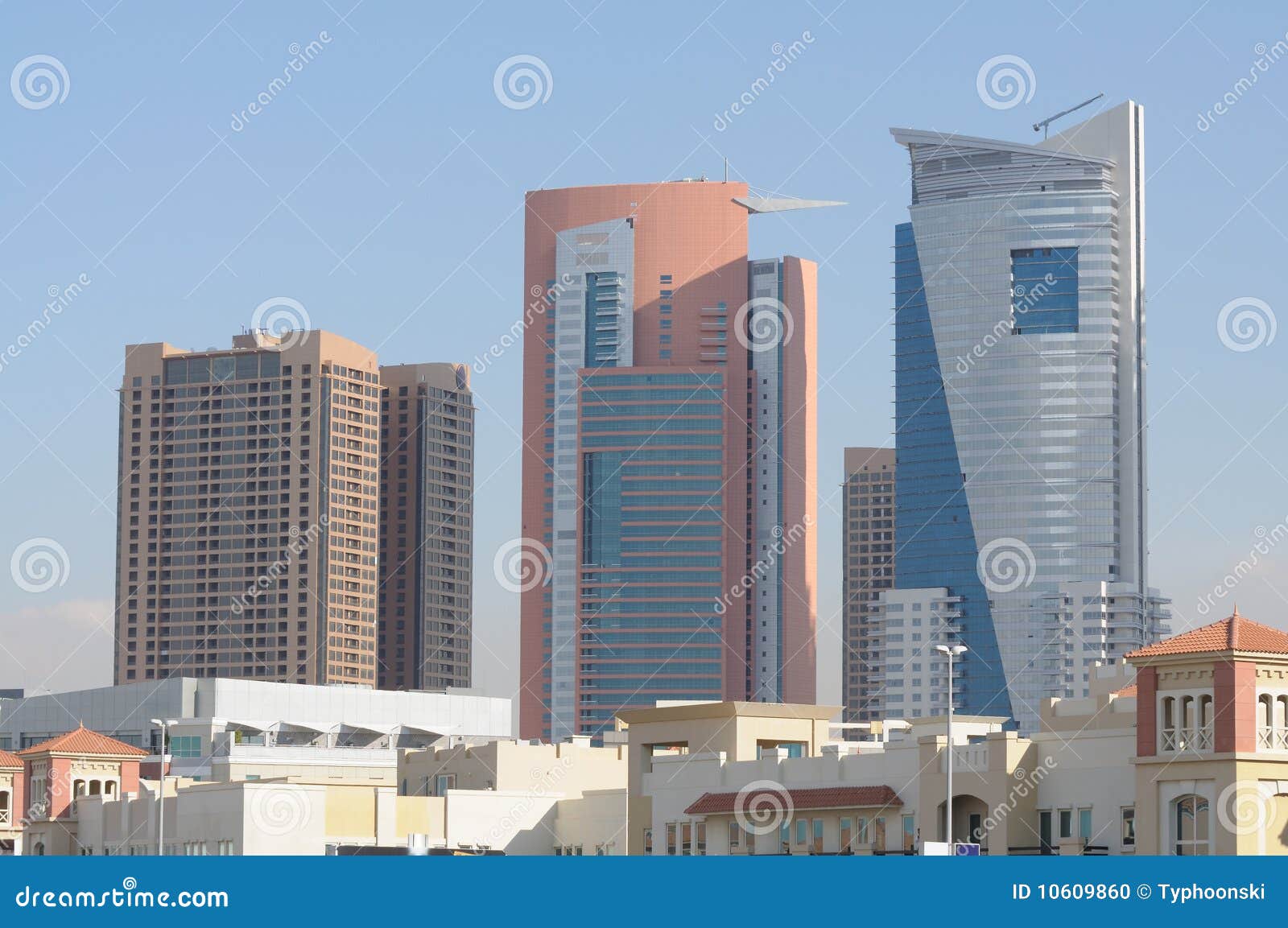 Edificios De Highrise En Dubai Foto de archivo - Imagen de dubai ...