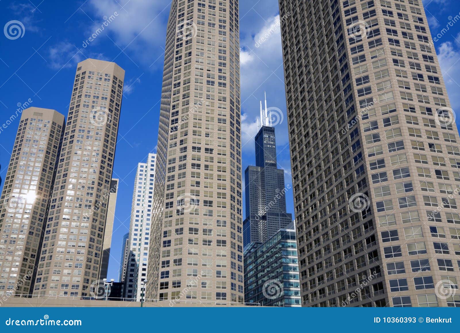 Edificios De La Propiedad Horizontal En Chicago Imagen de archivo ...