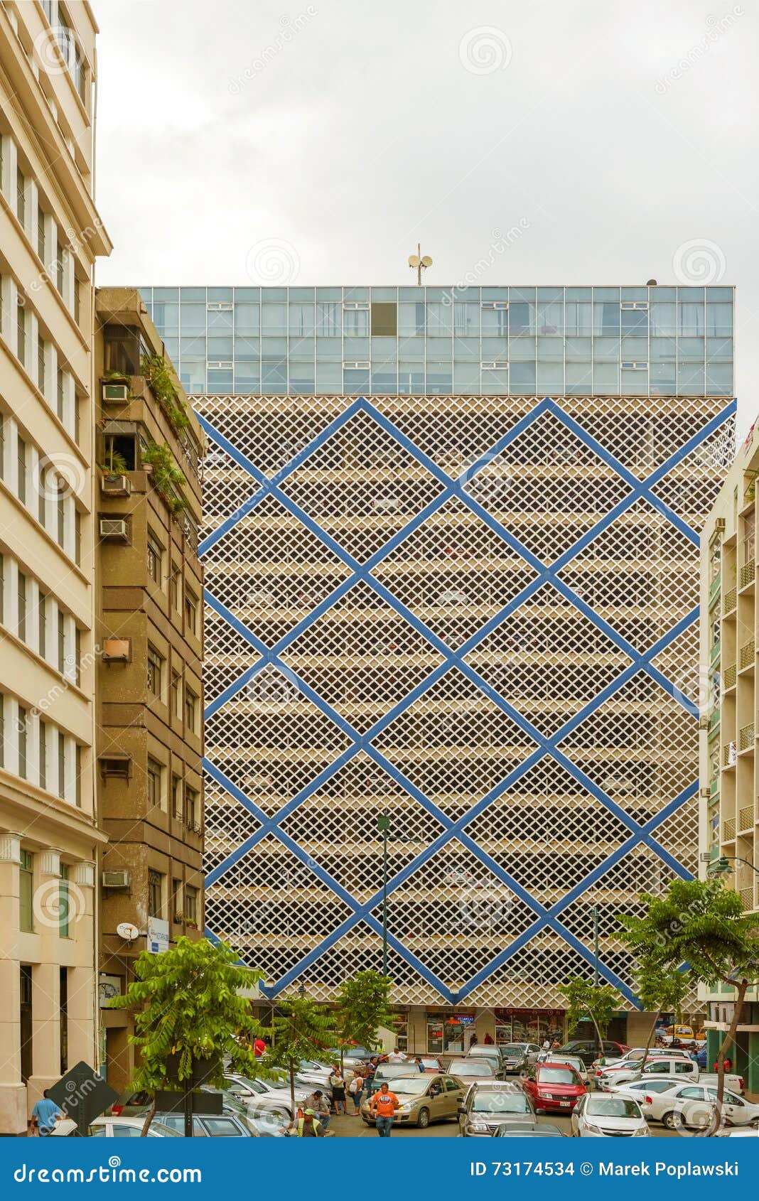 Edificios De Oficinas En Guayaquil, Ecuador Imagen de archivo editorial ...