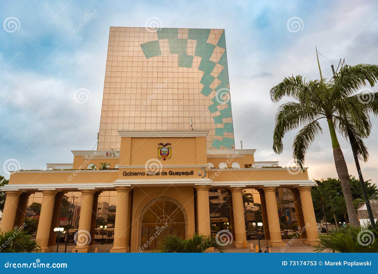 Edificios De Oficinas En Guayaquile, Ecuador Foto de archivo editorial ...