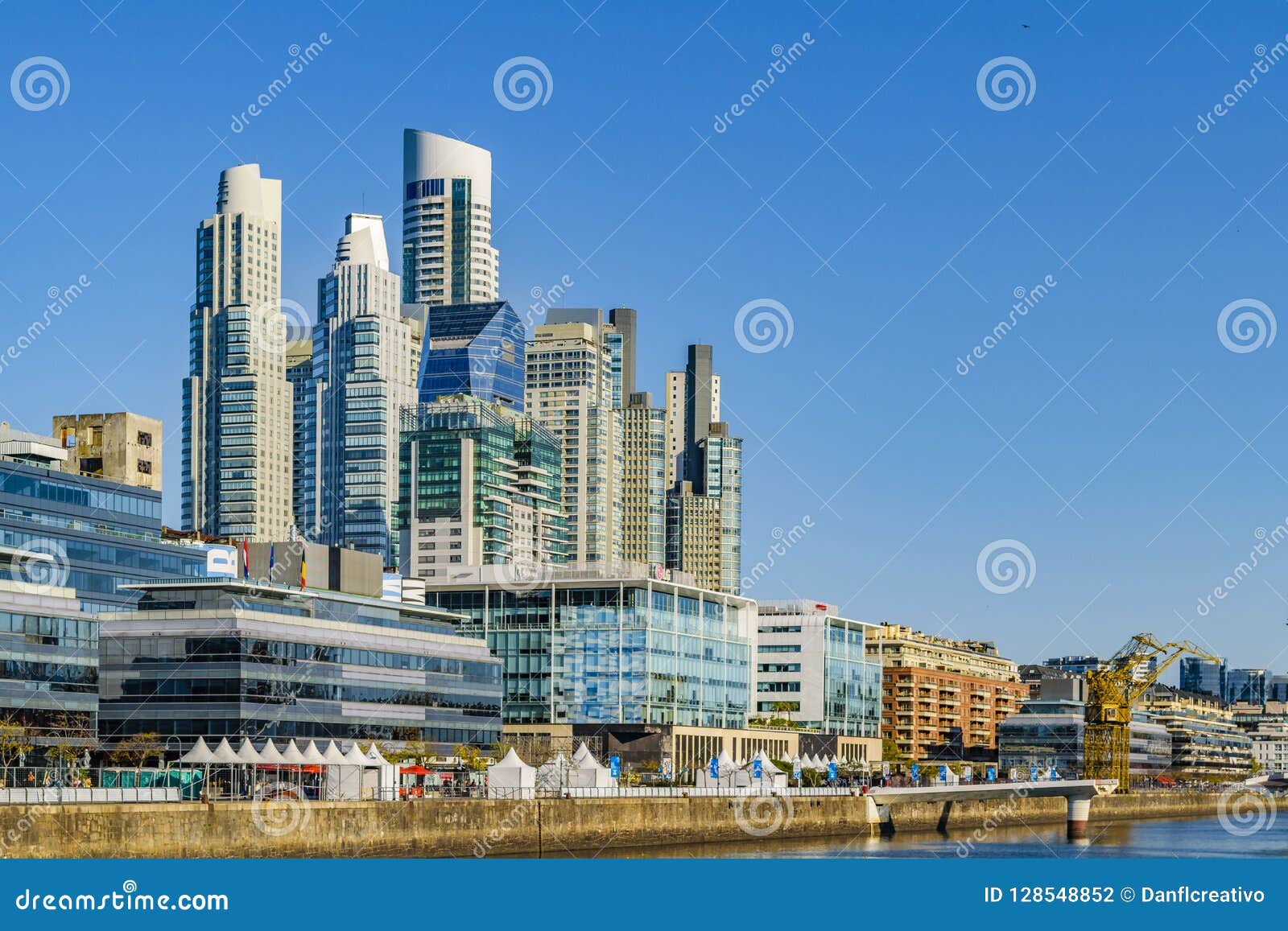 Edificios De Puerto Madero, Buenos Aires, La Argentina Foto de archivo - Imagen de acceso ...