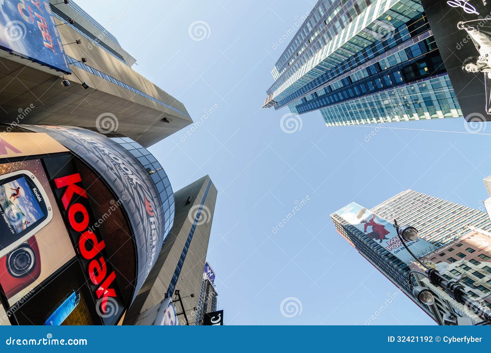 Edificios Del Times Square Y Muestra De Kodak. Fotografía editorial ...