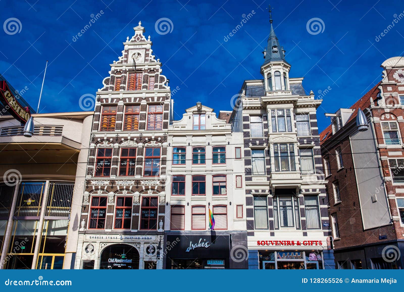 Edificios Hermosos En El Distrito Central Viejo En Amsterdam Foto ...
