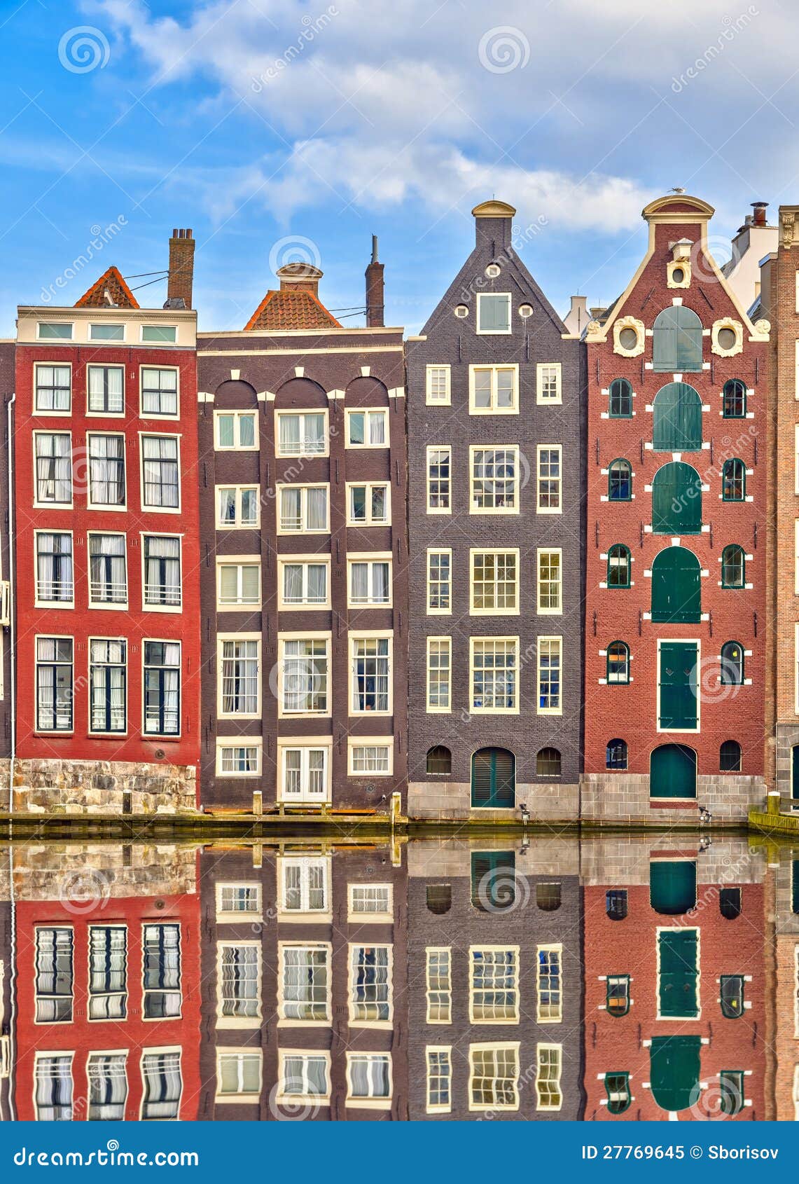 Edificios Holandeses Tradicionales, Amsterdam Imagen de archivo ...