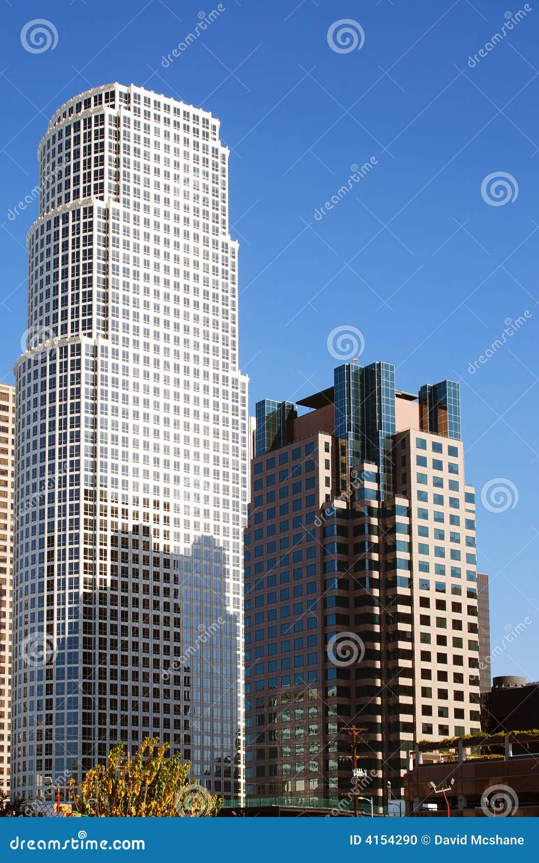 Edificios modernos foto de archivo. Imagen de edificios - 4154290