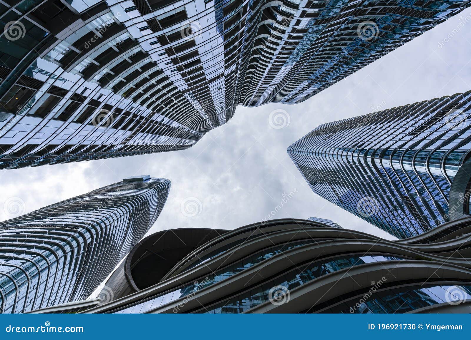 Edificios Modernos En China Contra El Cielo Foto de archivo - Imagen de cielo, chengdu: 196921730