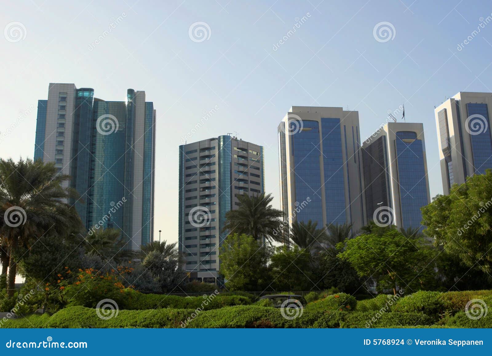 Edificios Modernos En Dubai Imagen. Imagen: 5768924