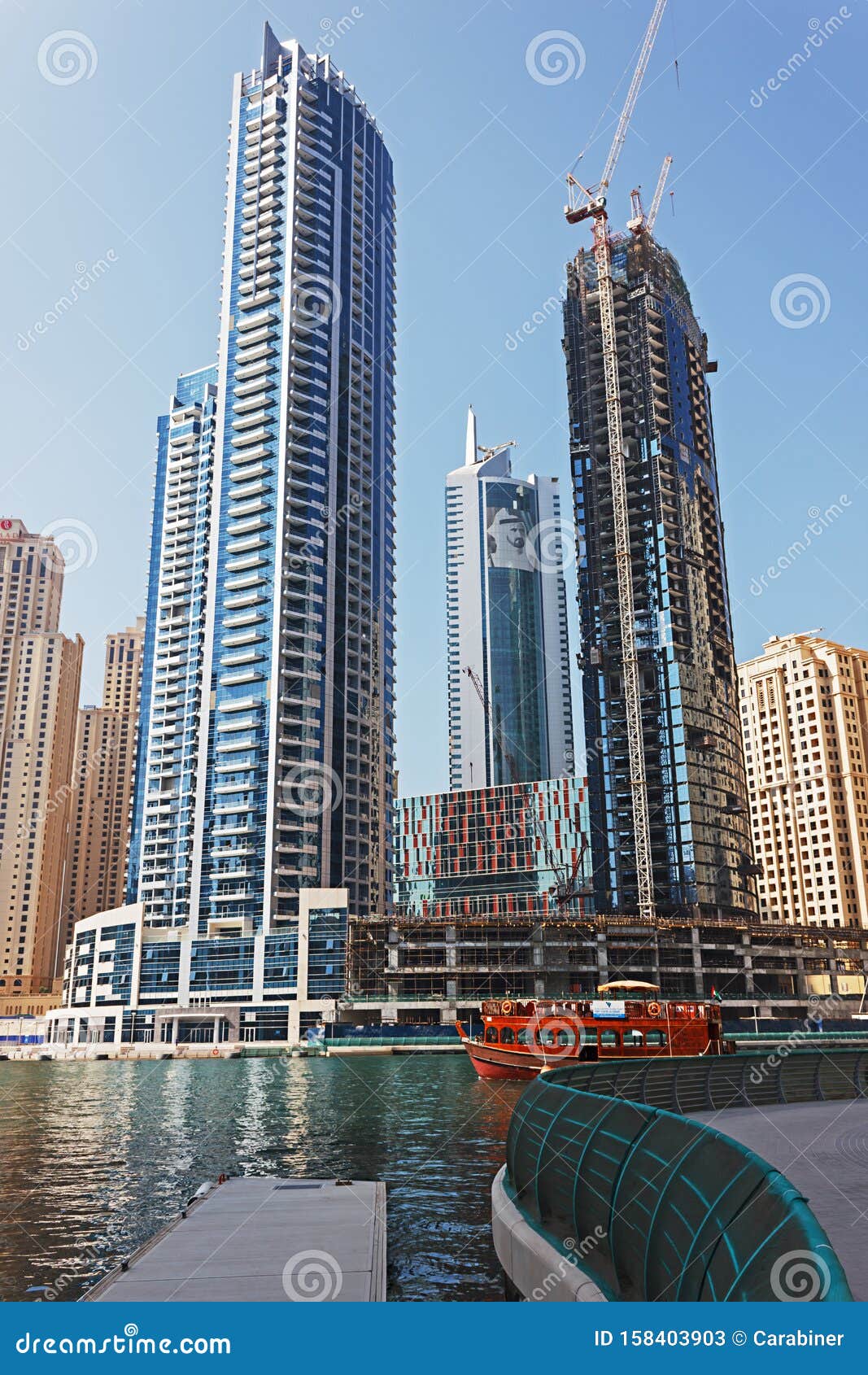Edificios Modernos En Dubai Marina Foto de archivo editorial - Imagen ...