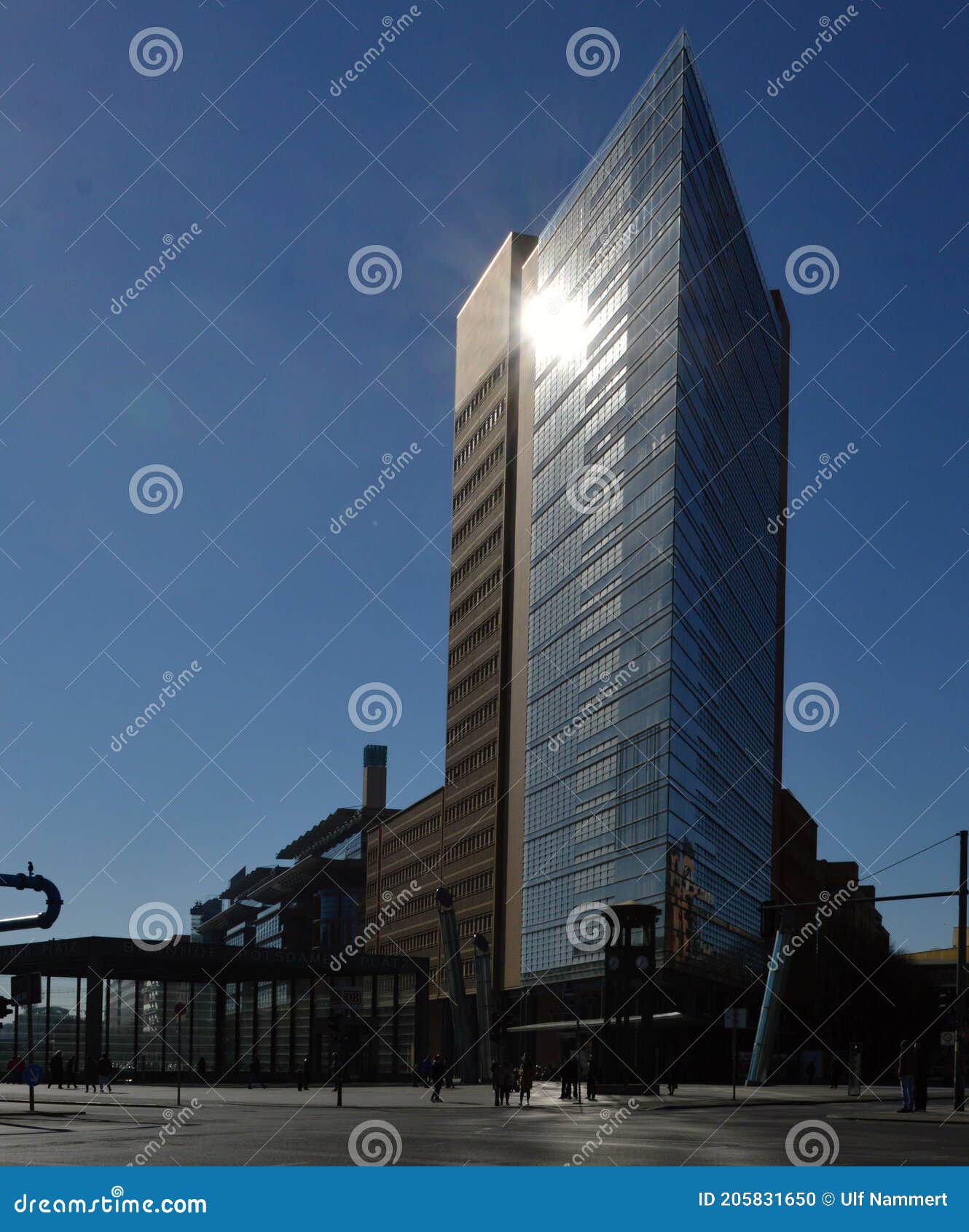 Edificios Modernos En El Centro Del Barrio De Mitte Berlin Foto de ...