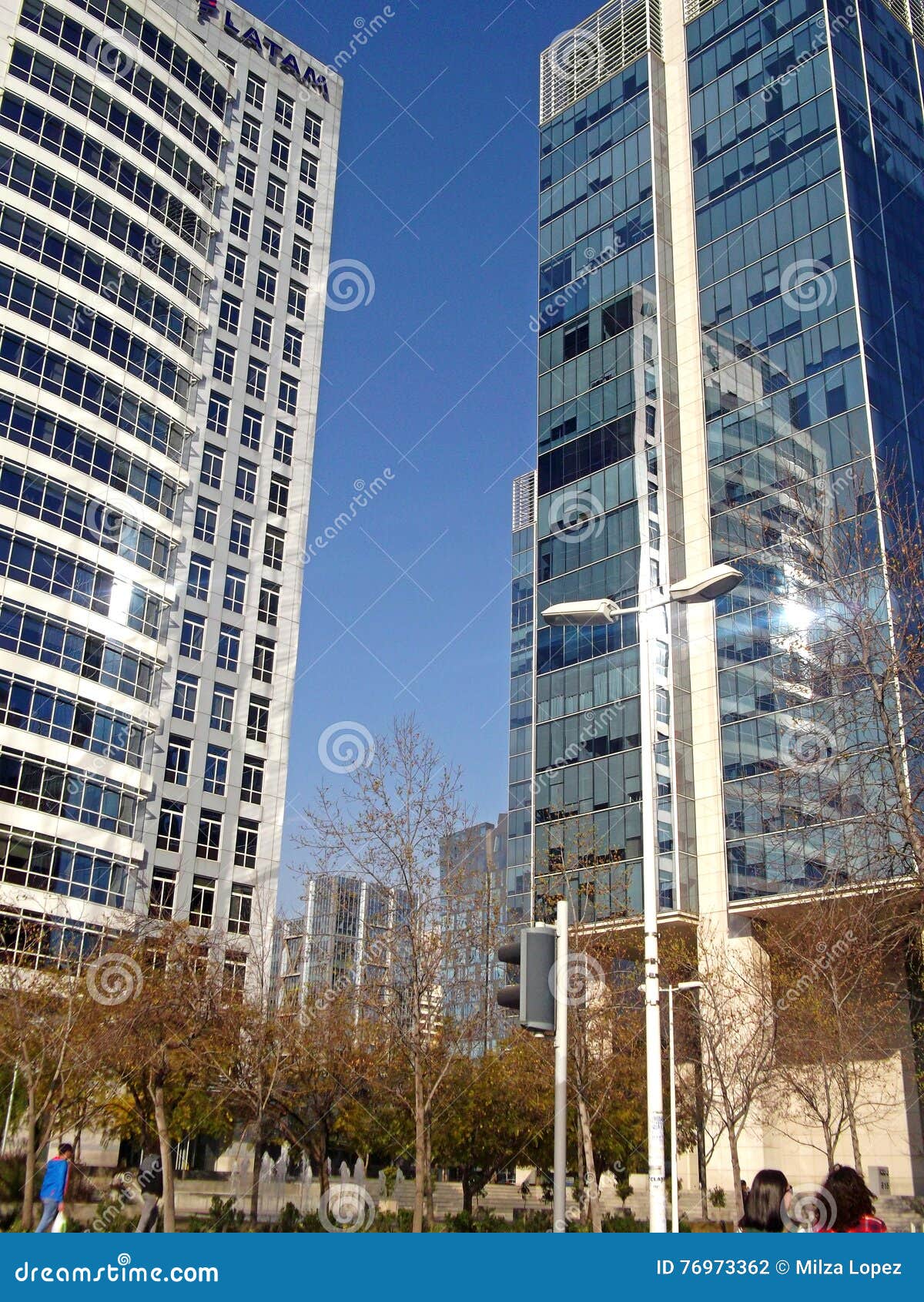 Edificios Modernos En Santiago, Chile Fotografía editorial - Imagen de ...