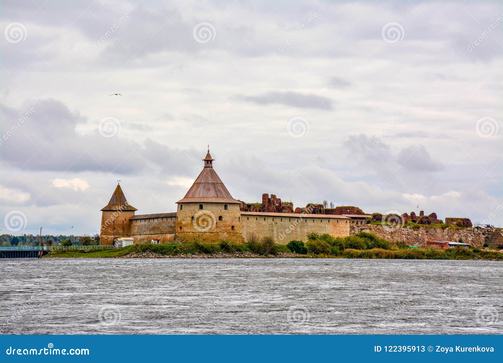 Edificios Preservados De La Fortaleza Antigua En La Isla De La Nuez ...