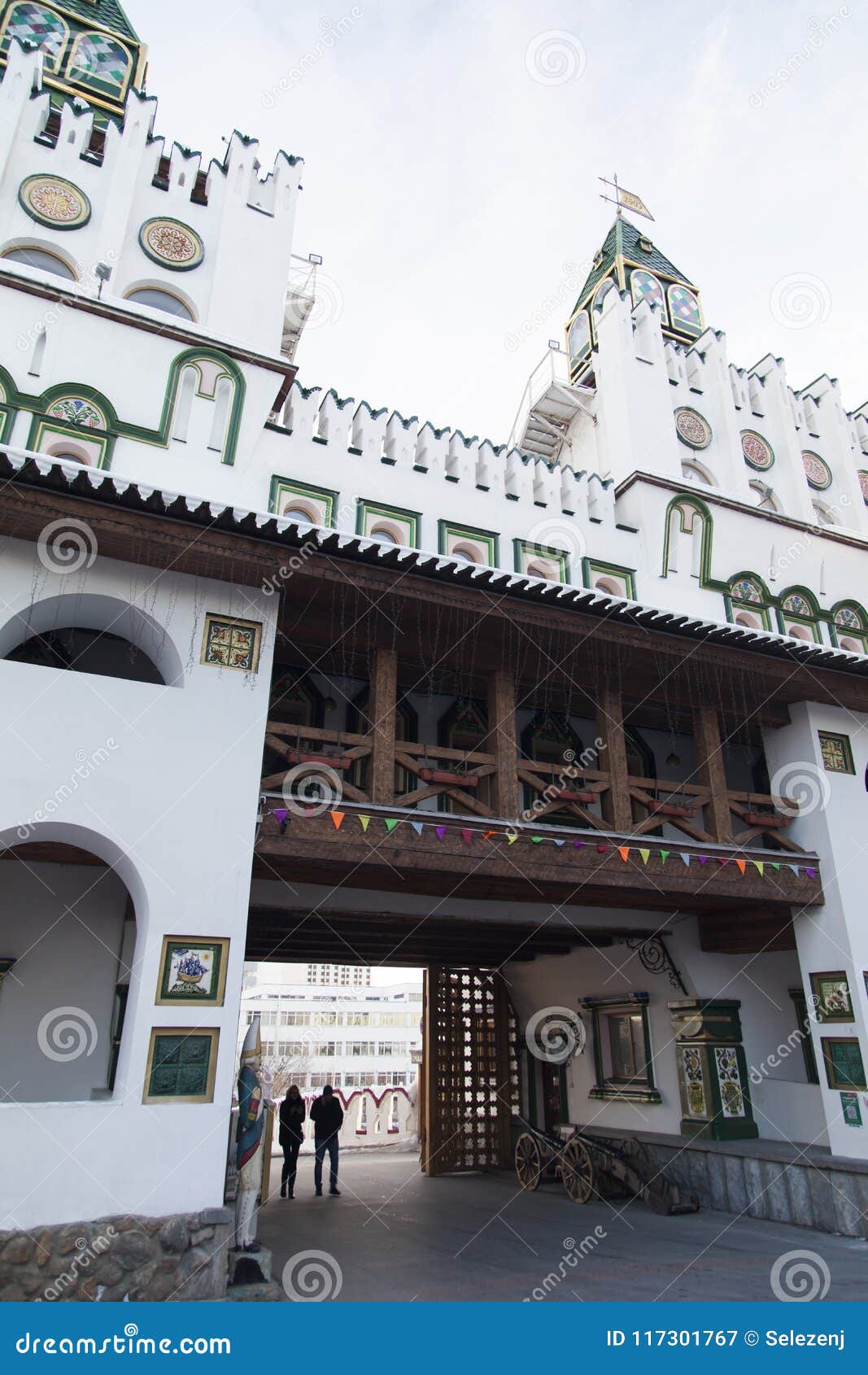Edificios rusos antiguos fotografía editorial. Imagen de famoso - 117301767