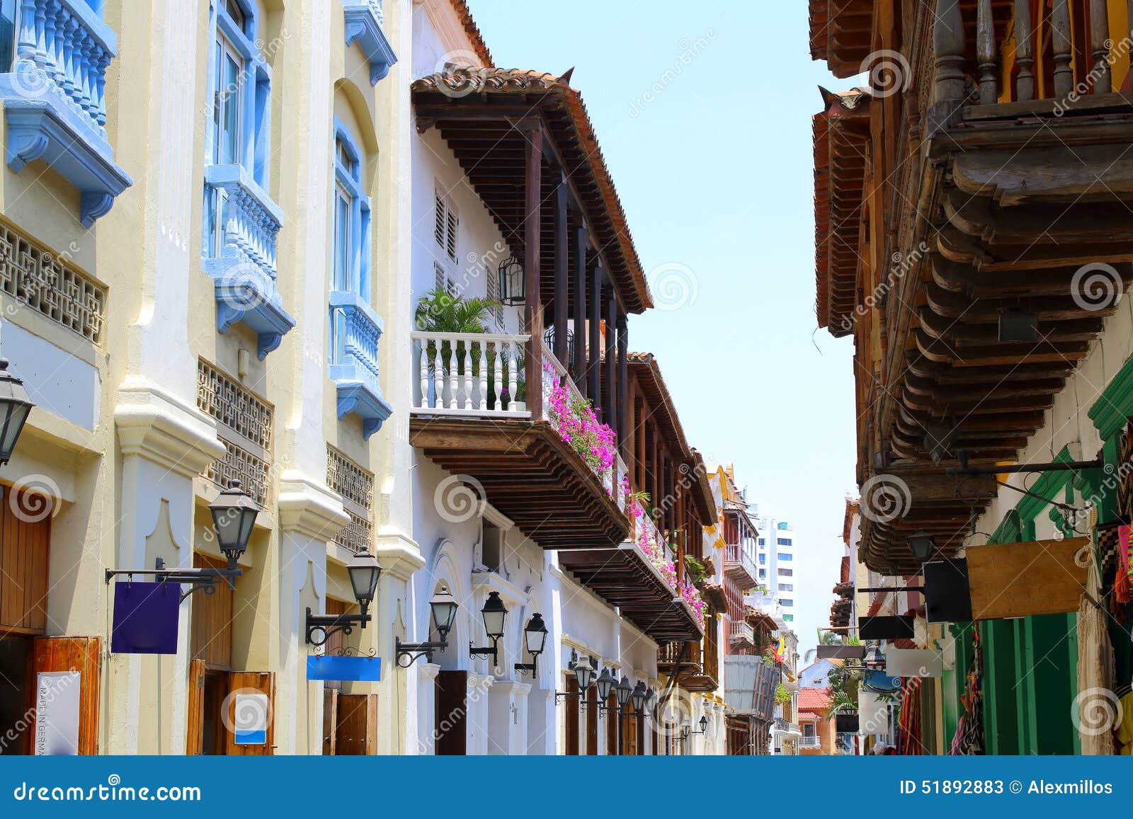 Edificios Y Balcones Coloniales En Cartagena, Colombia Imagen de ...