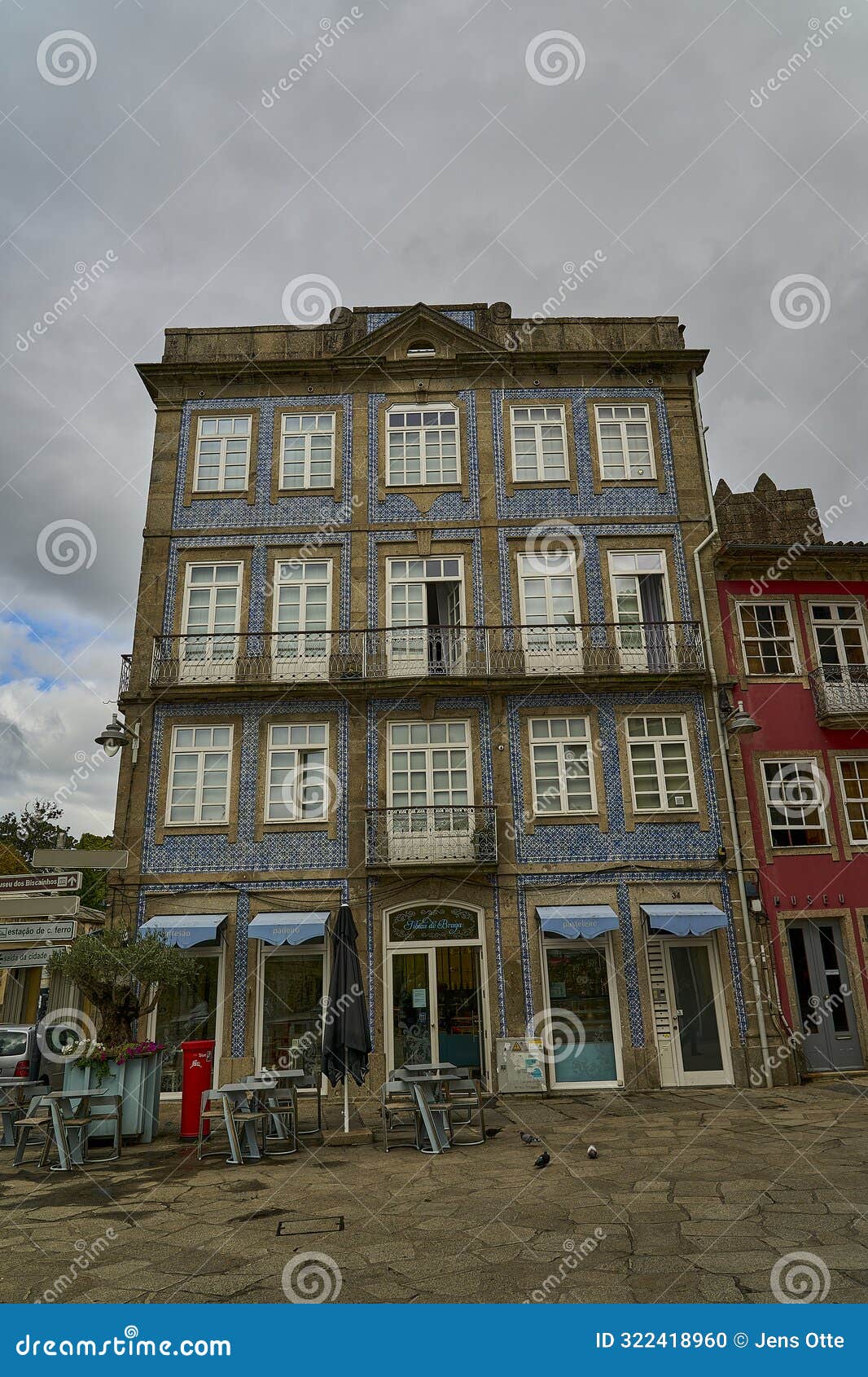 Edificios Y El Centro De La Ciudad De Braga Portugal Imagen editorial ...