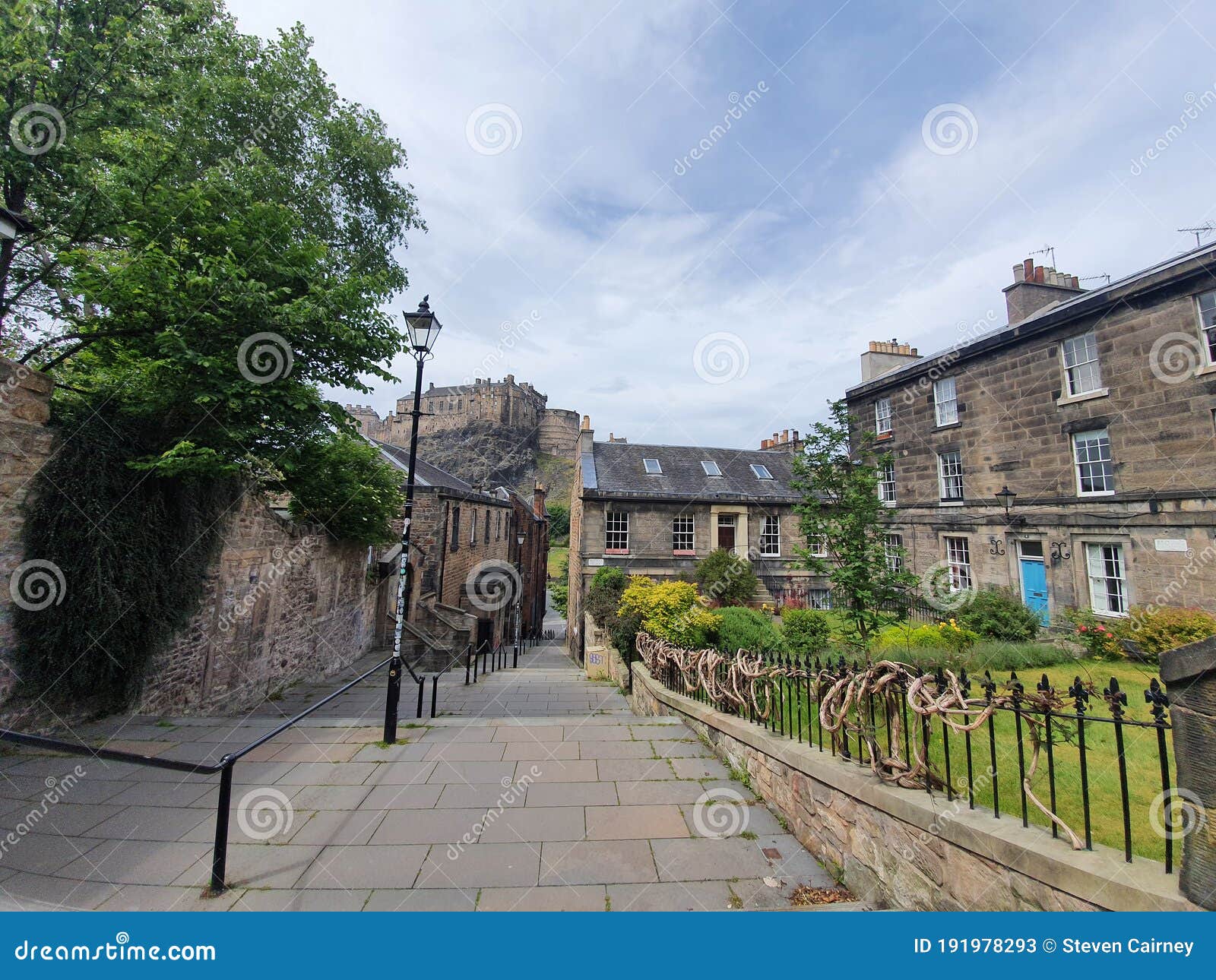 Edinburgh Castle Alley View Editorial Stock Photo - Image of view ...