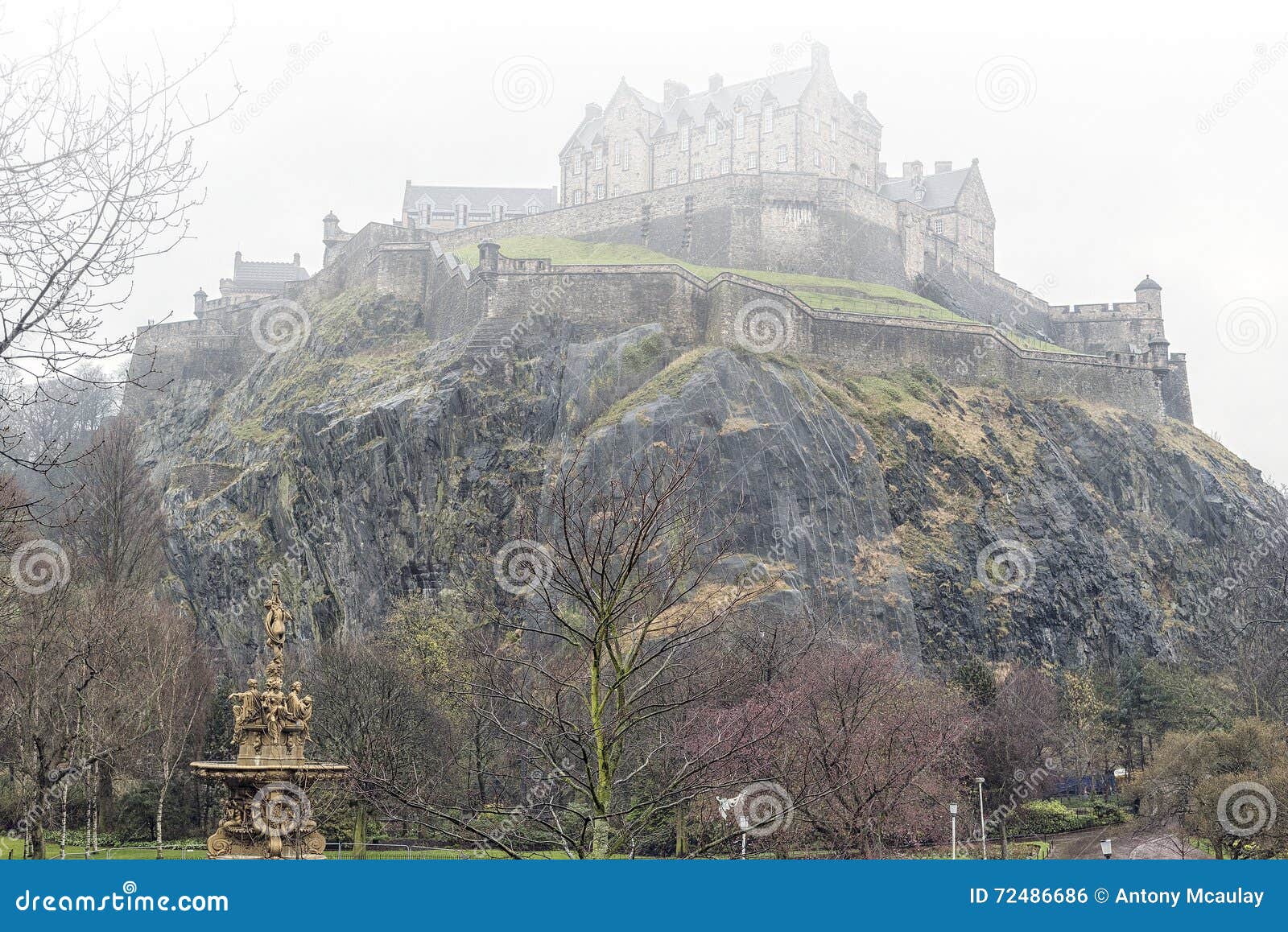 Edinburgh Castle in the Fog Stock Photo - Image of famous, foggy: 72486686