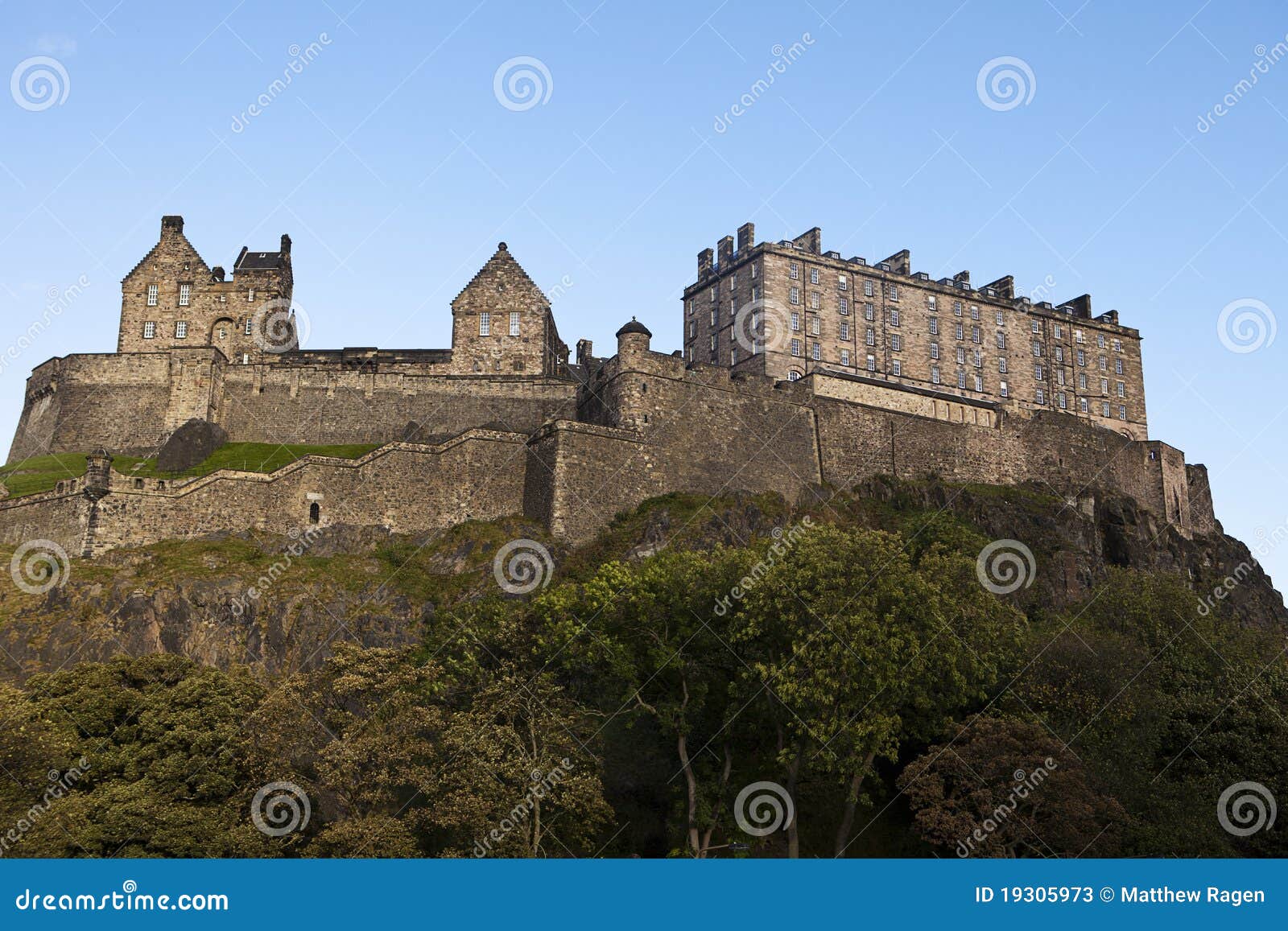 Edinburgh Castle Fortress stock image. Image of cliffs - 19305973