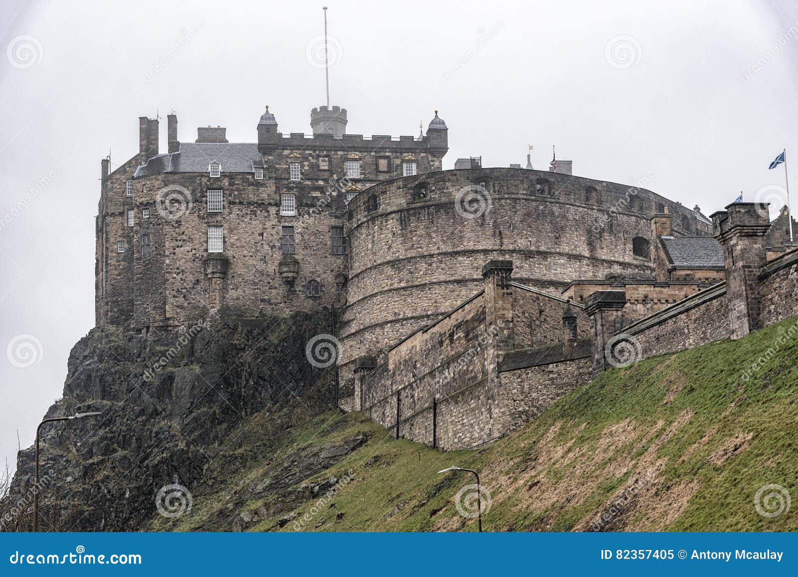 Edinburgh Castle in the Misty Rain Stock Image - Image of drab, britain ...