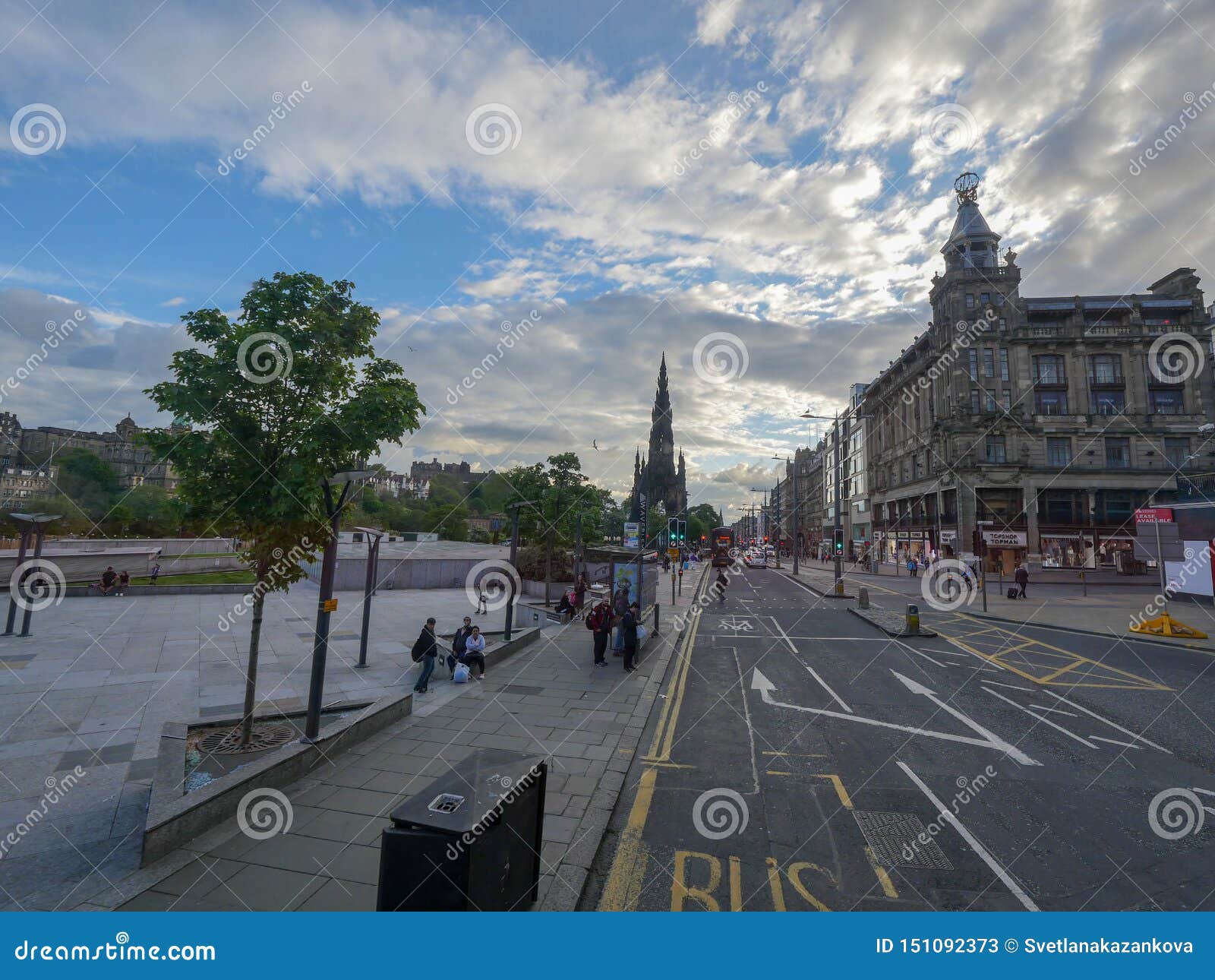 Edinburgh city center editorial stock photo. Image of horizon - 151092373