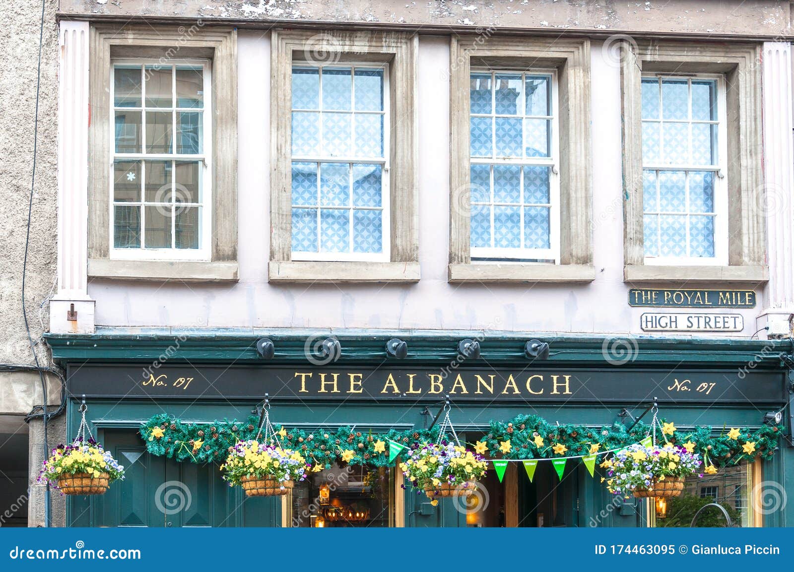 External Facade of a Typical Pub, Edinburgh, Scotland Editorial Image ...