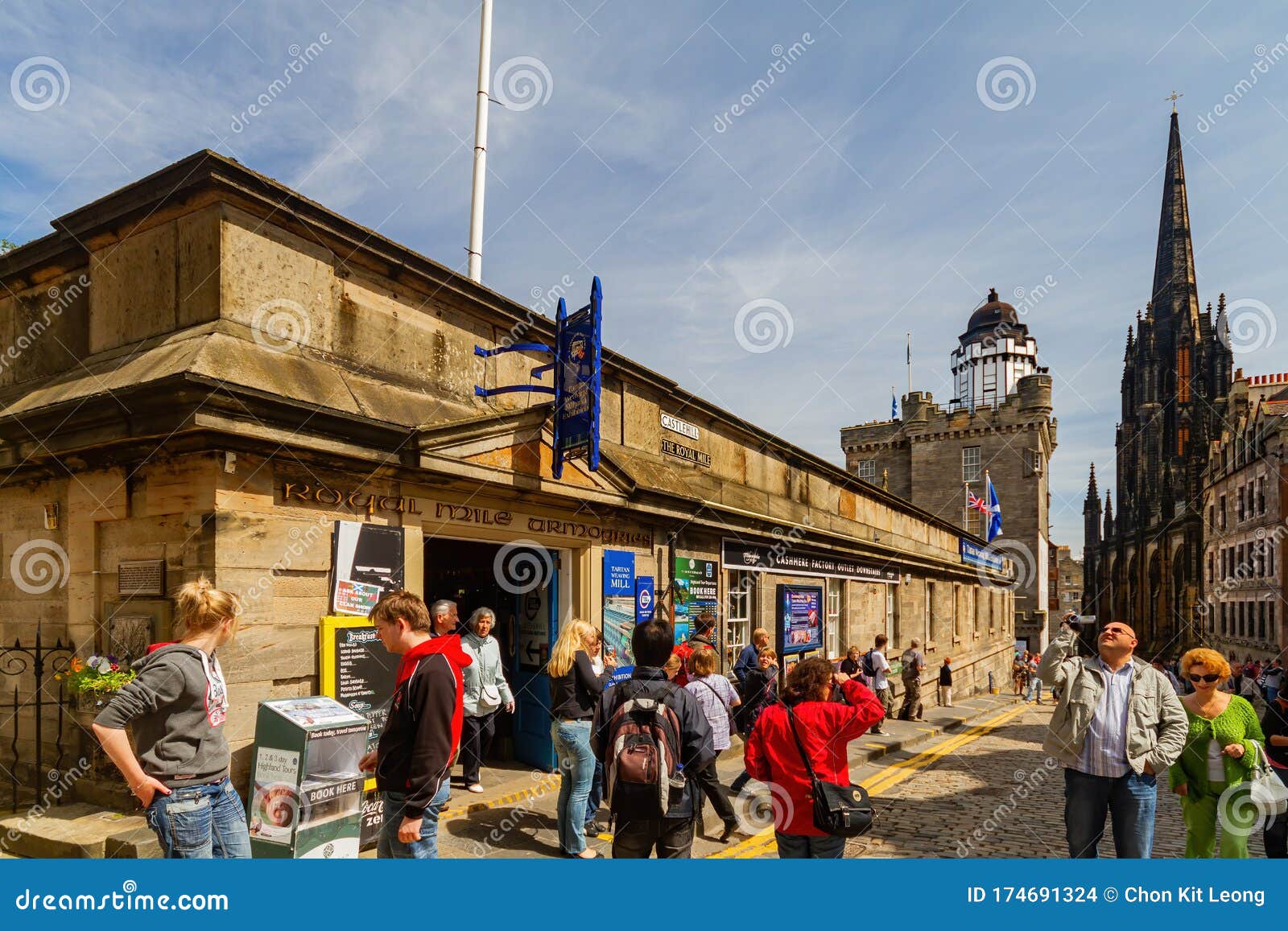 Street View of the Edinburgh Downtown Editorial Stock Image - Image of ...