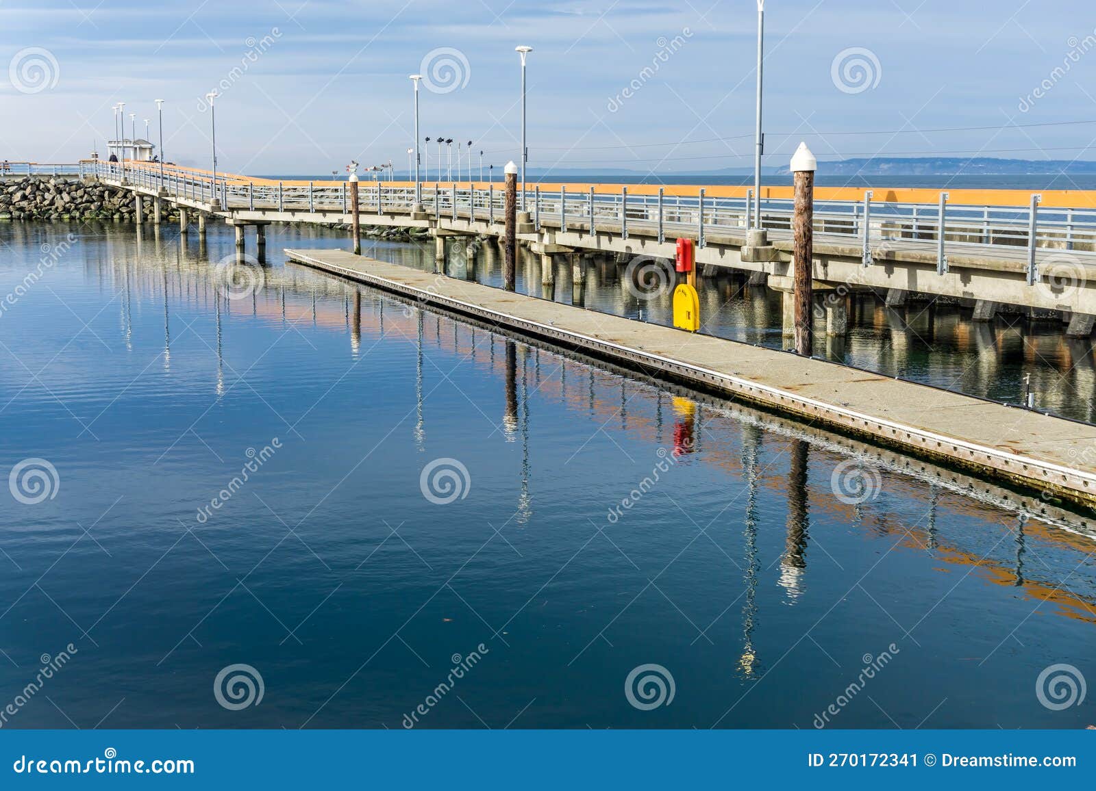 Edmonds Pier Architecture 5 Stock Image - Image of marine, recreation ...