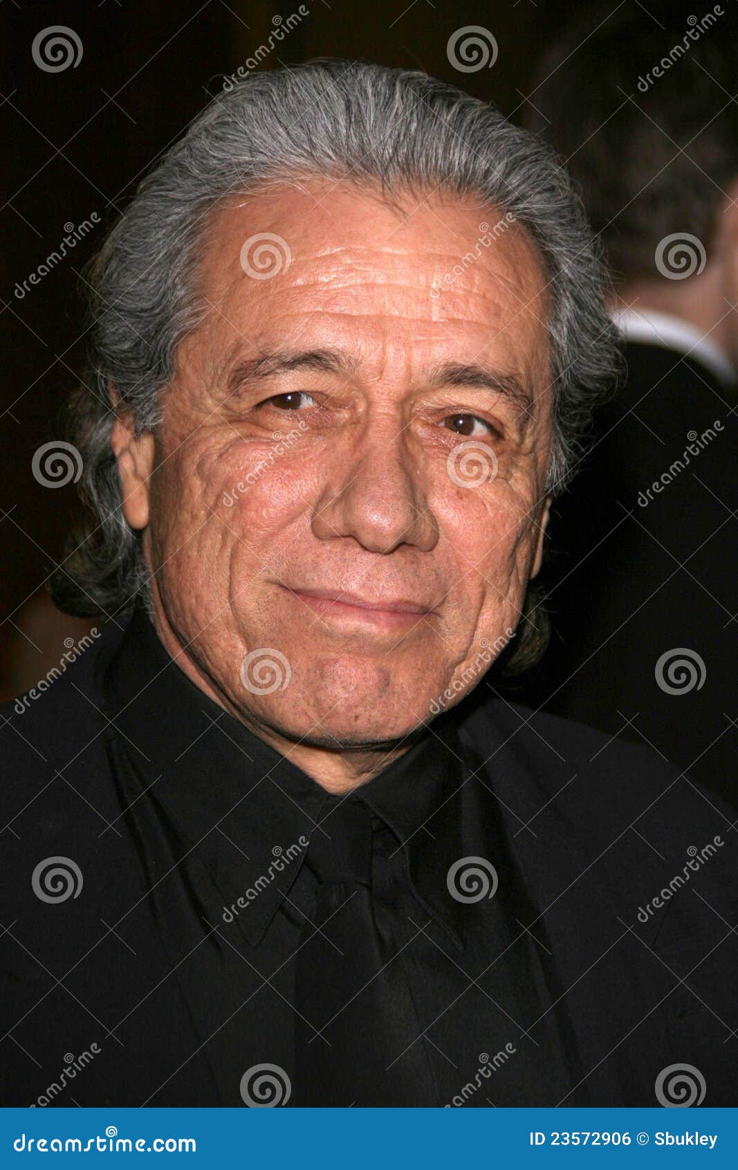 Edward James Olmos editorial photo. Image of hotel, beverly - 23572906