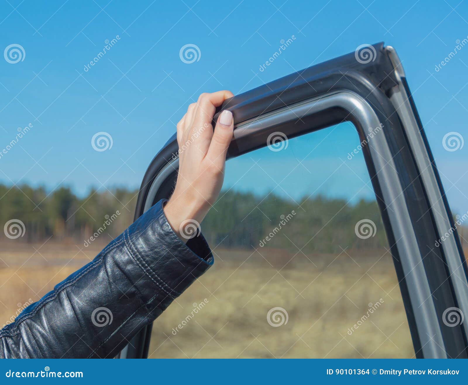 Een Autodeur Opent, Een Vrouwen` S Hand Stock Foto - Image of ...