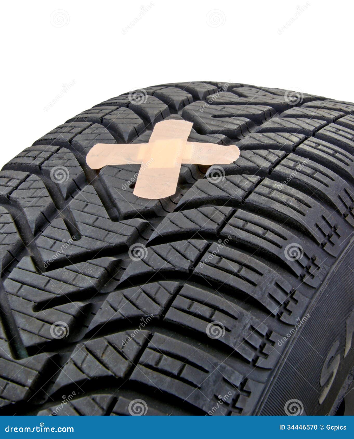 Een beschadigde autoband stock foto. Image of pleister - 34446570
