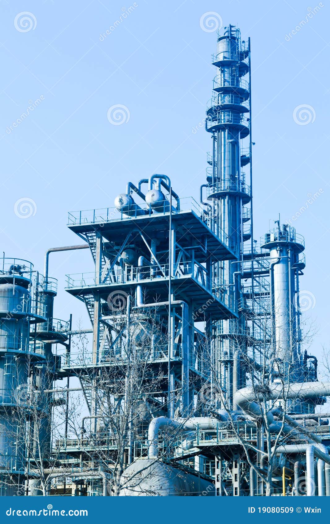 Een Complexe Deel Van Raffinaderij Stock Afbeelding - Image of ...