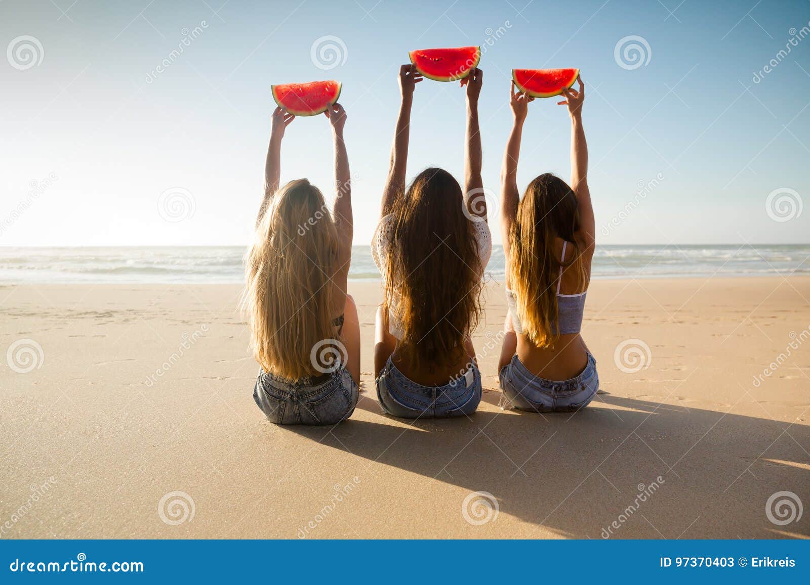 Een dag op het strand stock afbeelding. Image of strand - 97370403