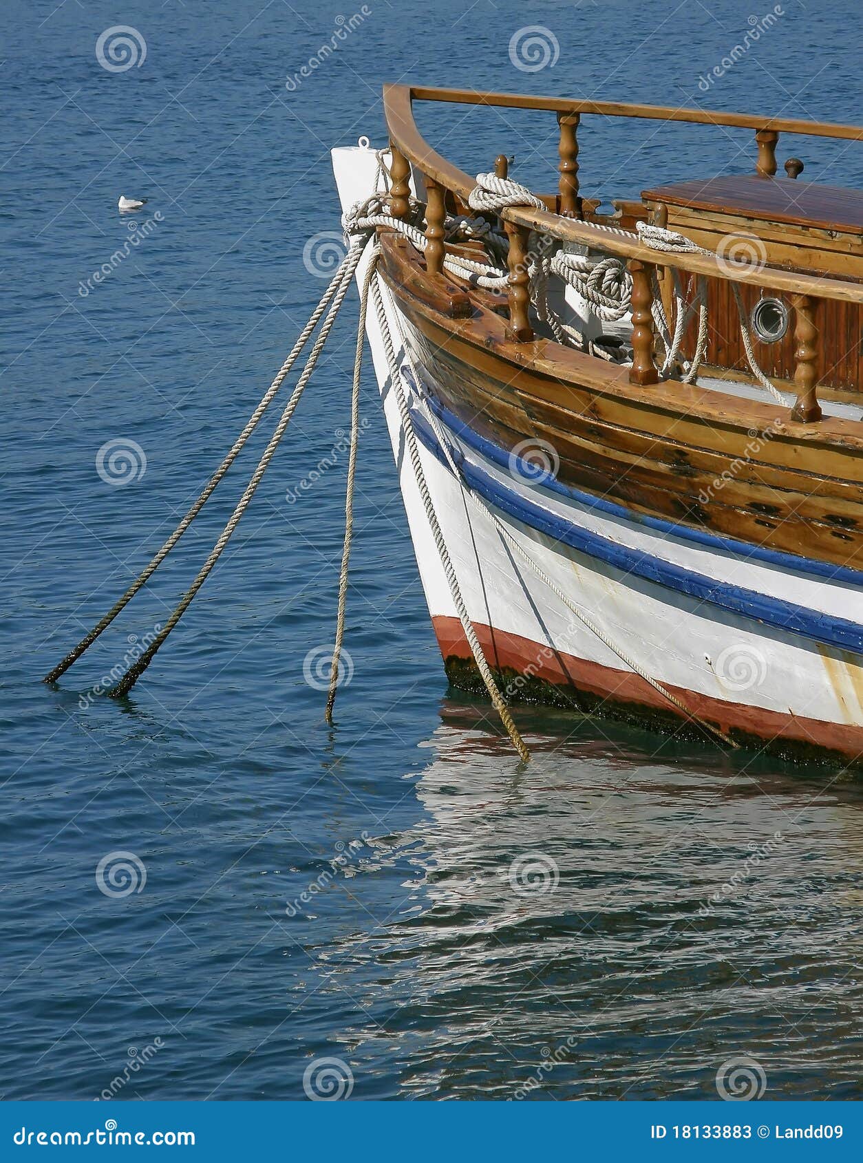 Een Deel Van De Oude Houten Boot Stock Afbeelding - Image of verankerd ...